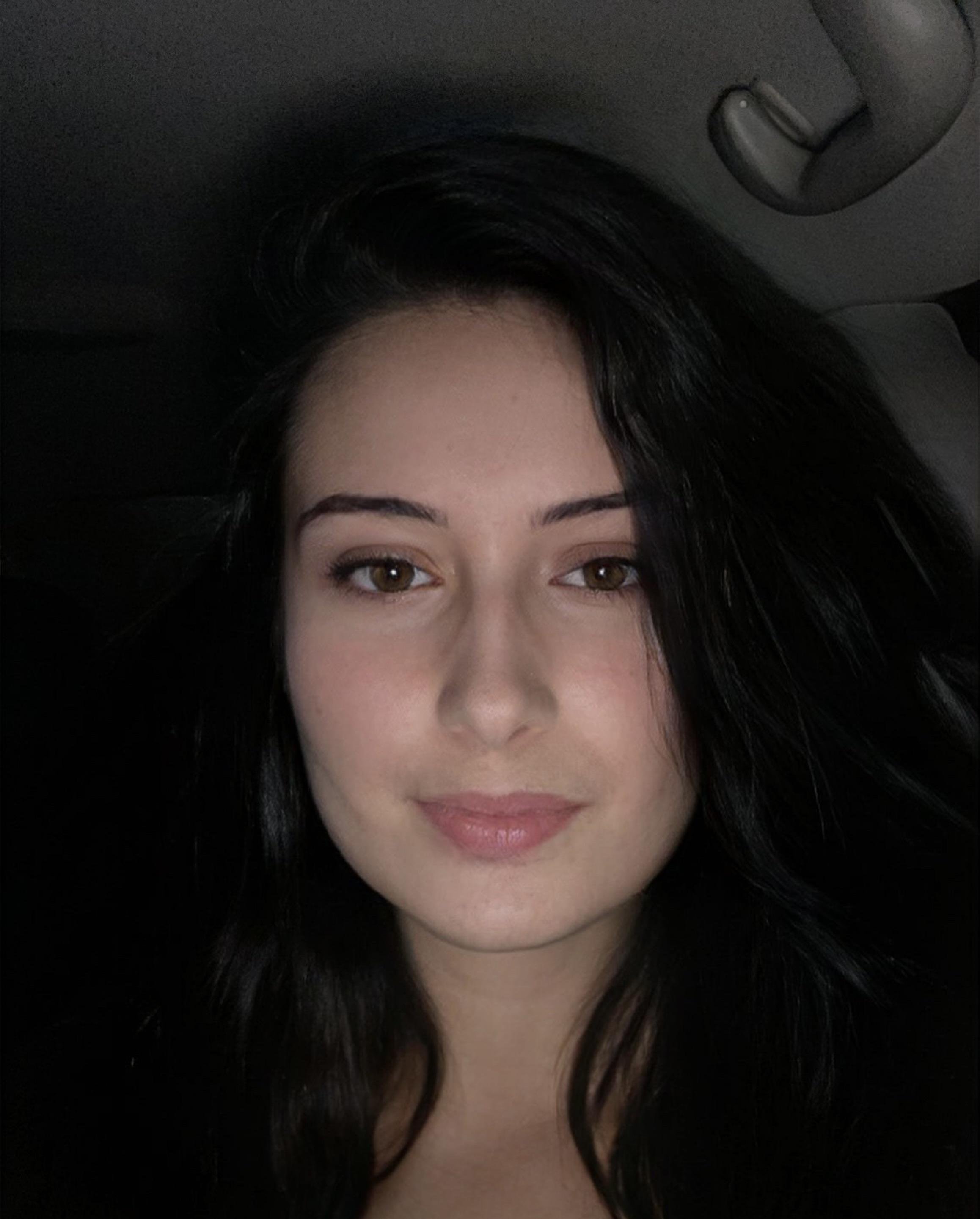 Wanna make out? 💕 | Scrolller