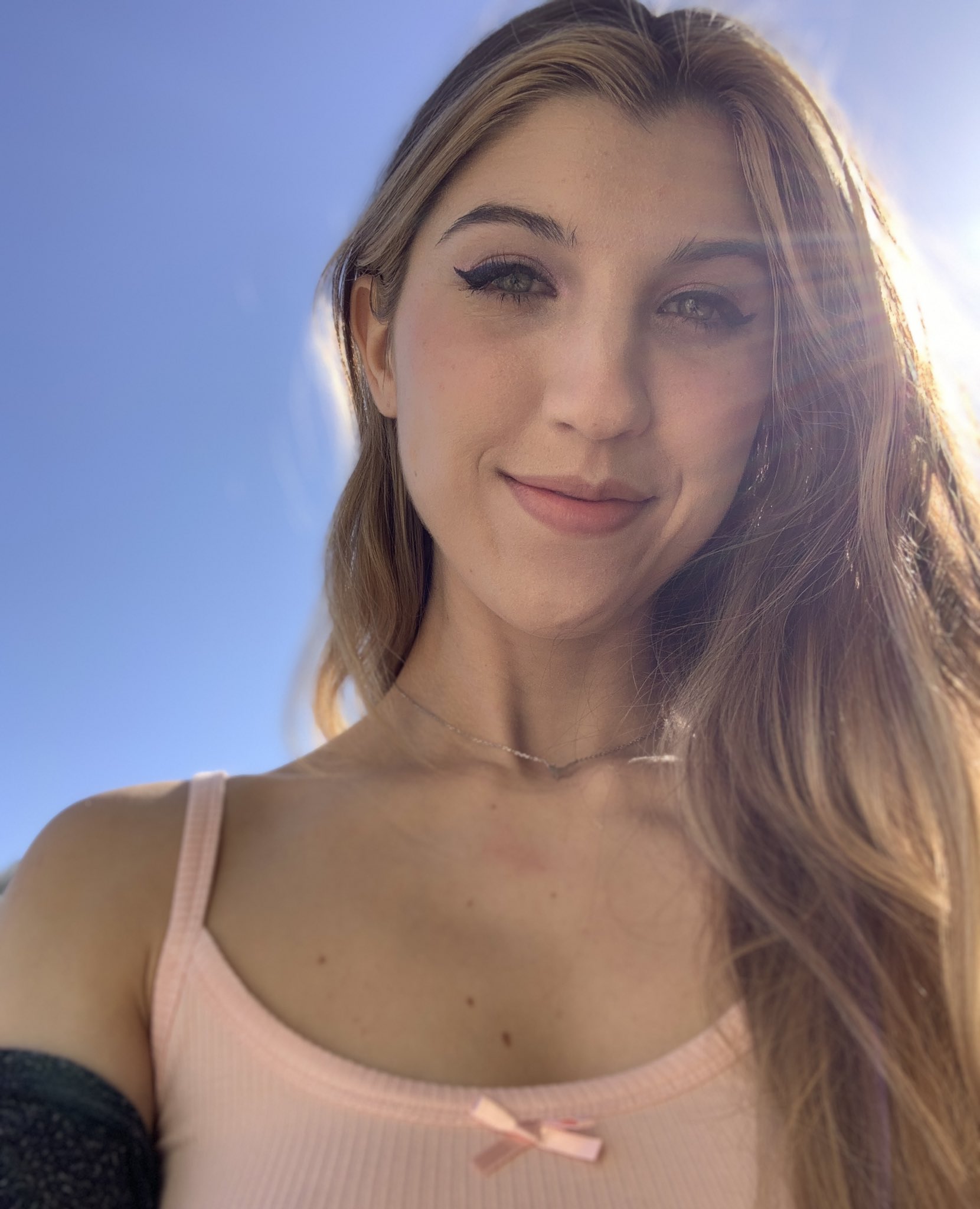 Wanna see her exactly like this when she's on top 😍🤤💦 | Scrolller