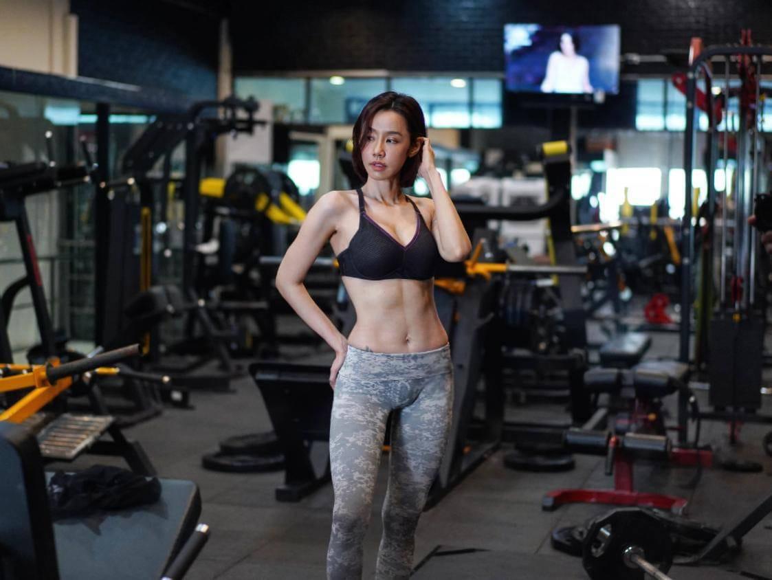 Want a milf-fetish captioner to help me caption this milf kik: DexterCuck | Scrolller