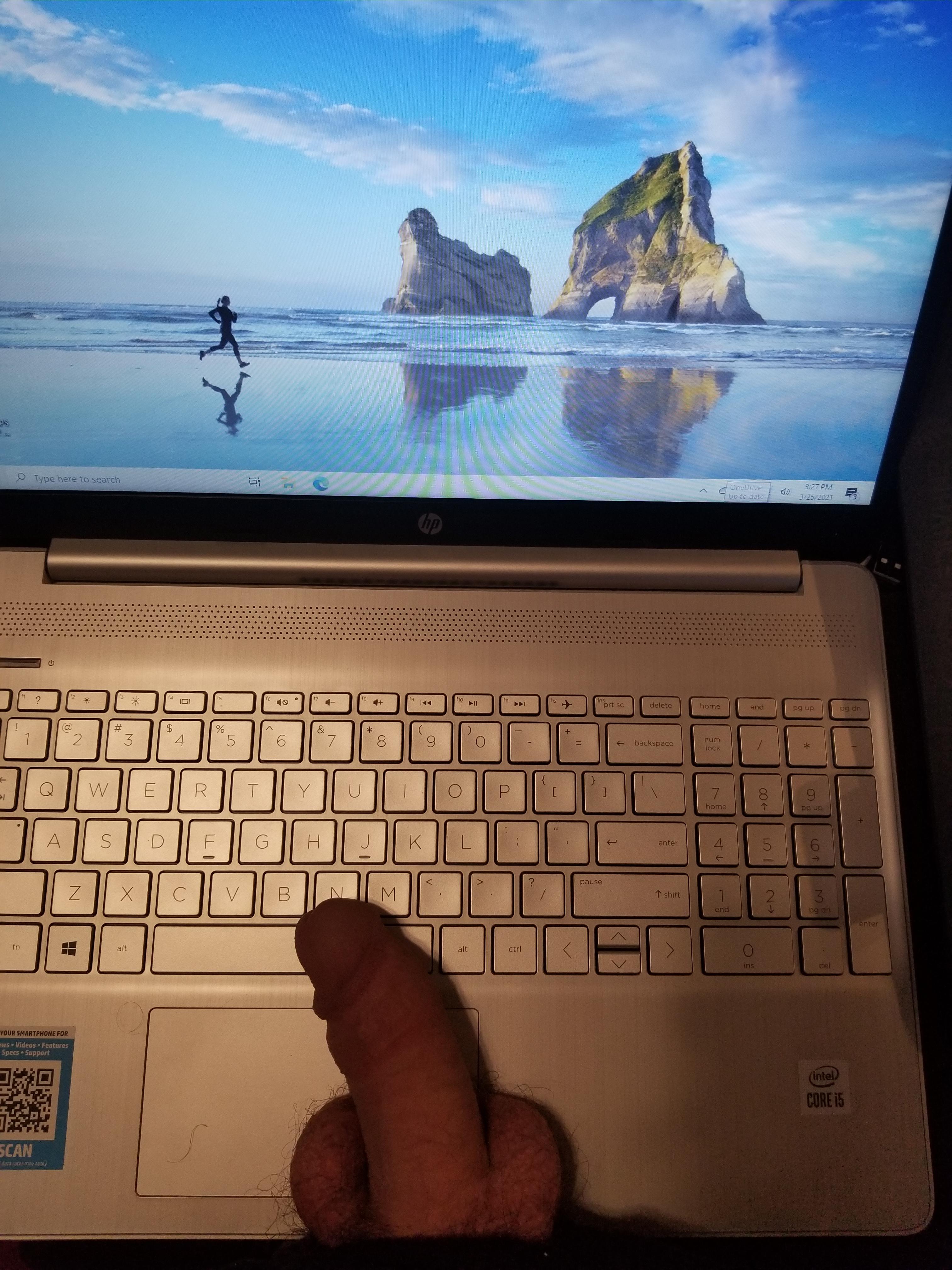 Want me to type you a message? [35] | Scrolller