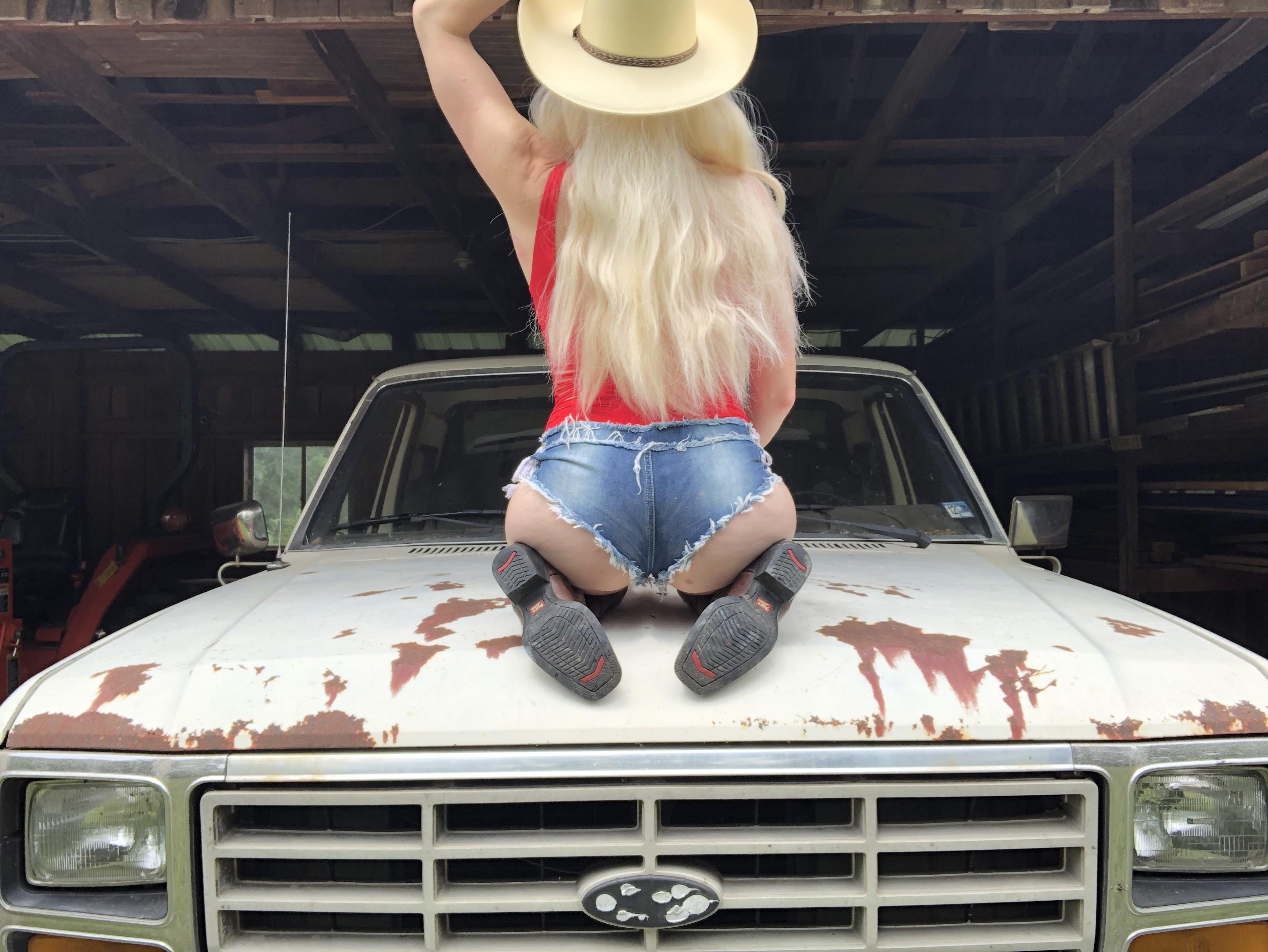 Want to drive down an old dirt road with me? | Scrolller