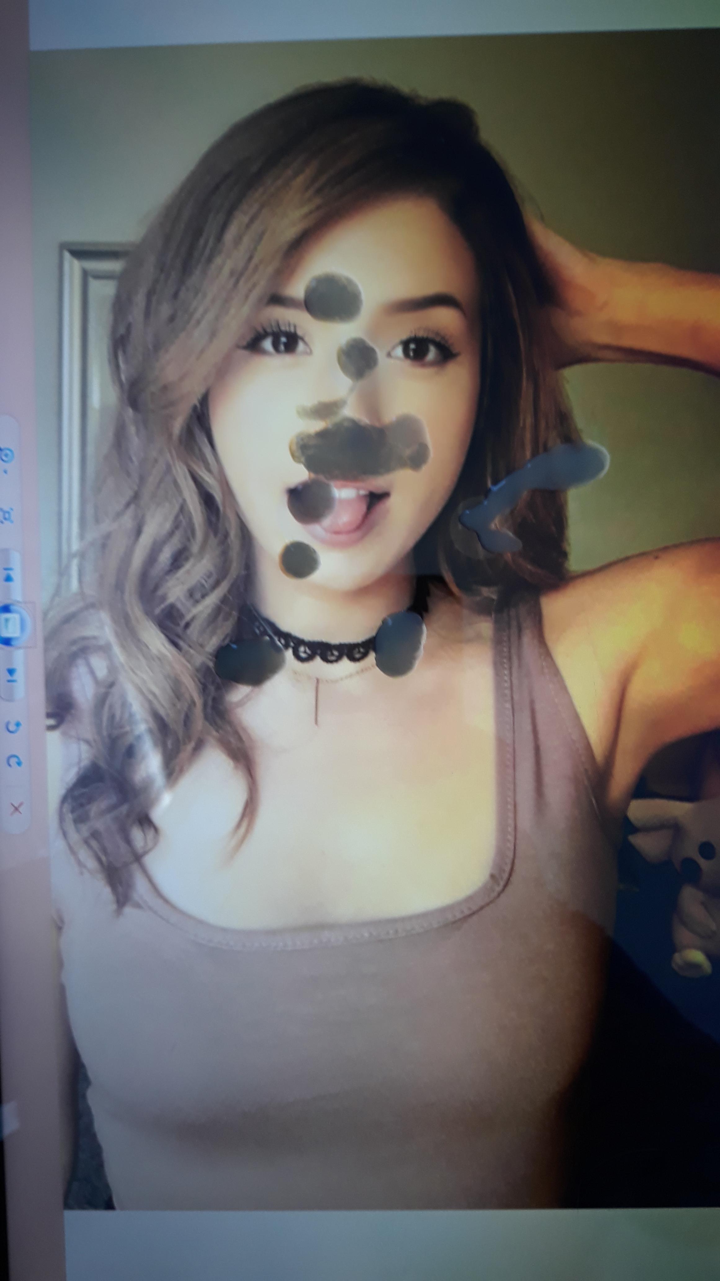Warm load for Pokimane | Scrolller