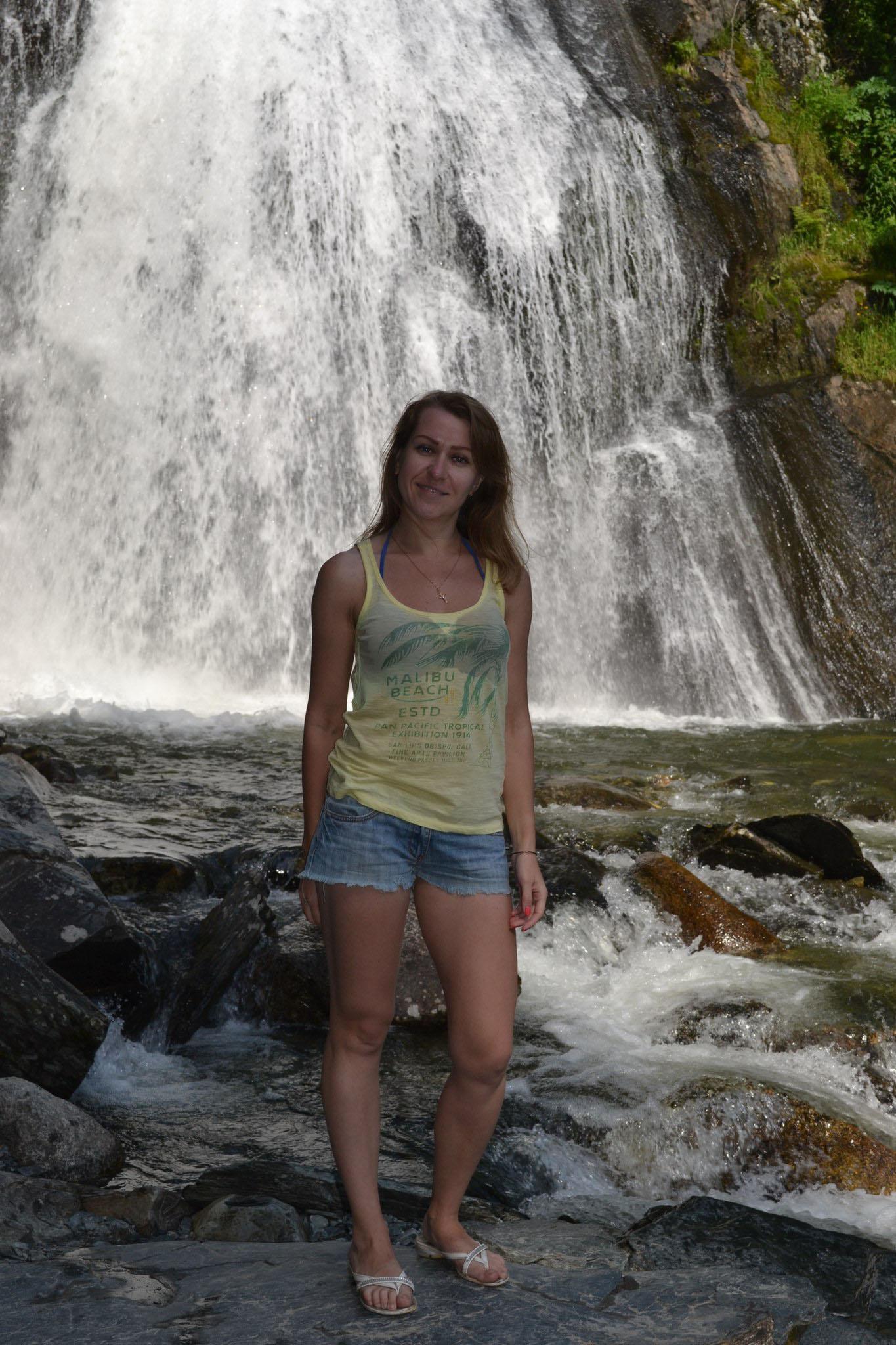 Waterfall | Scrolller