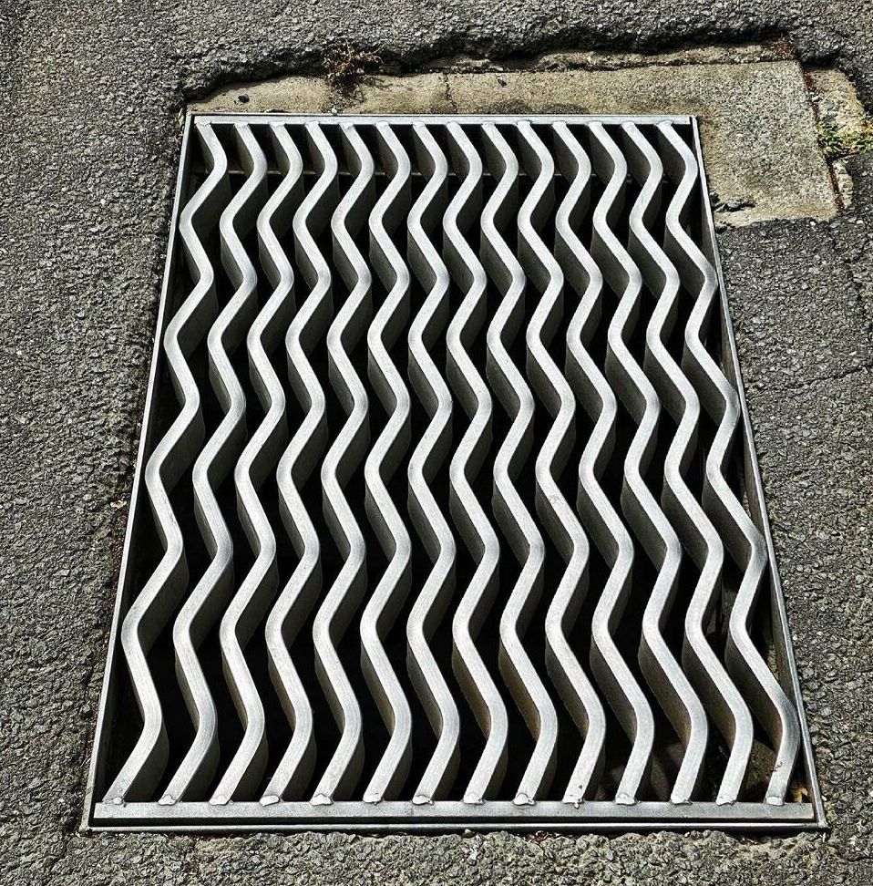 Wavy drain | Scrolller