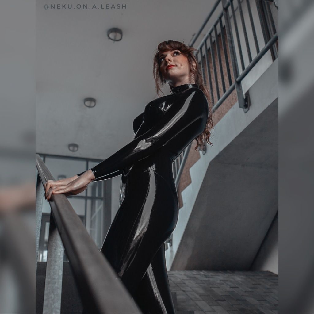 [F] Wearing latex outside is a really special feeling 🖤🌱 Photo by @mai.captures | Scrolller