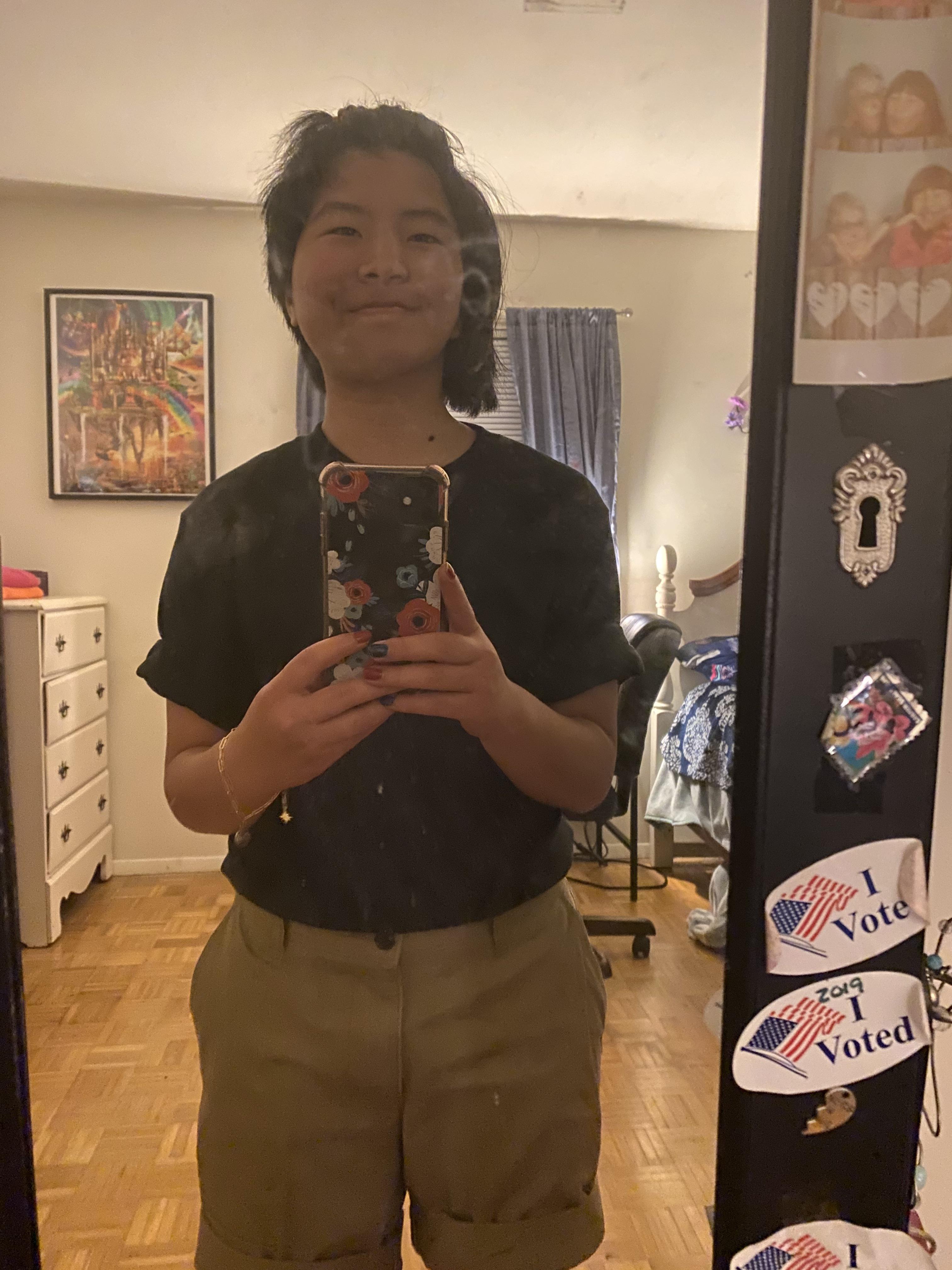 Wearing my first binder!! | Scrolller