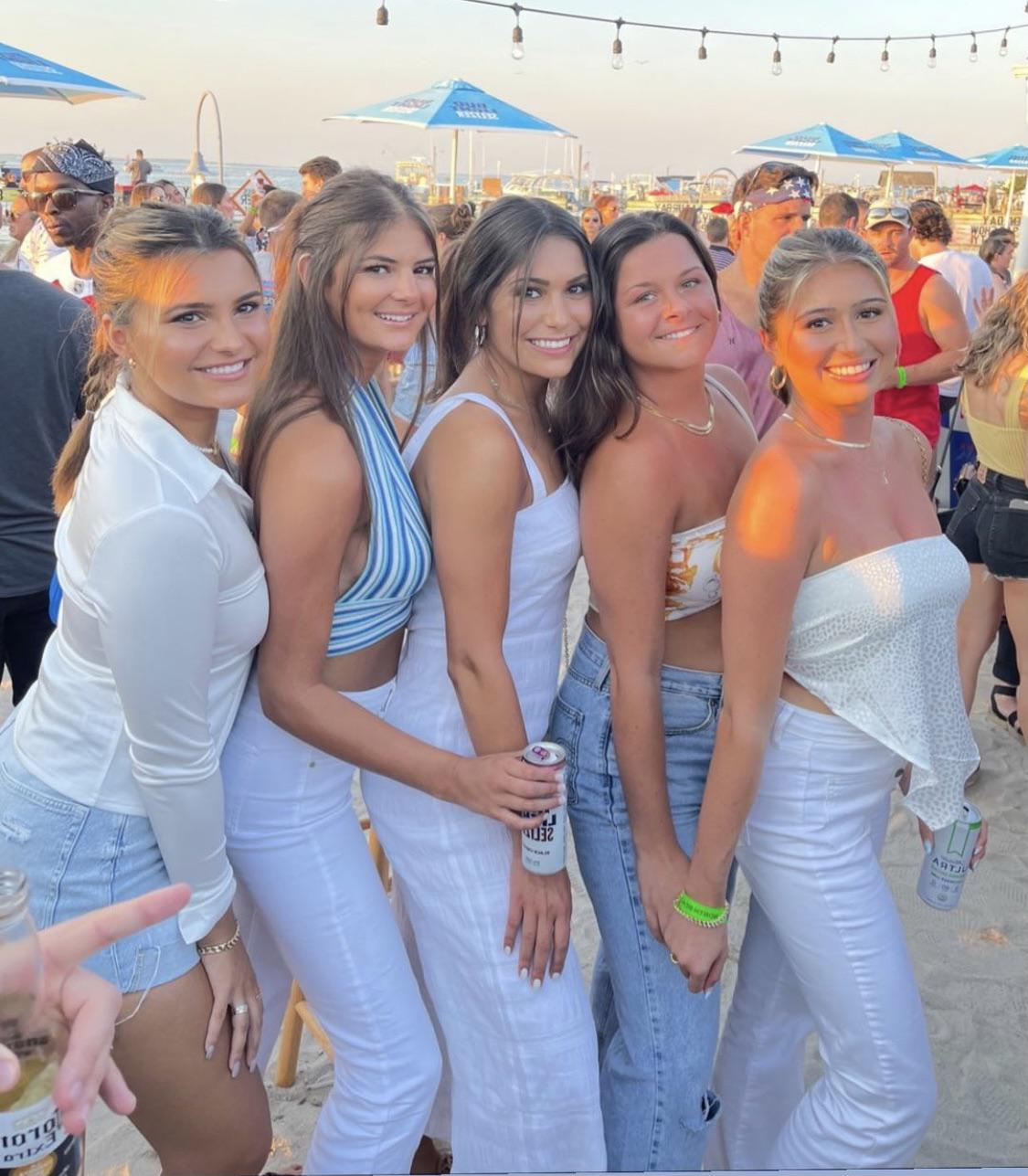 Weekend lineup | Scrolller