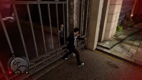 Wei knocked out Two Chin's guard through the gate | Scrolller