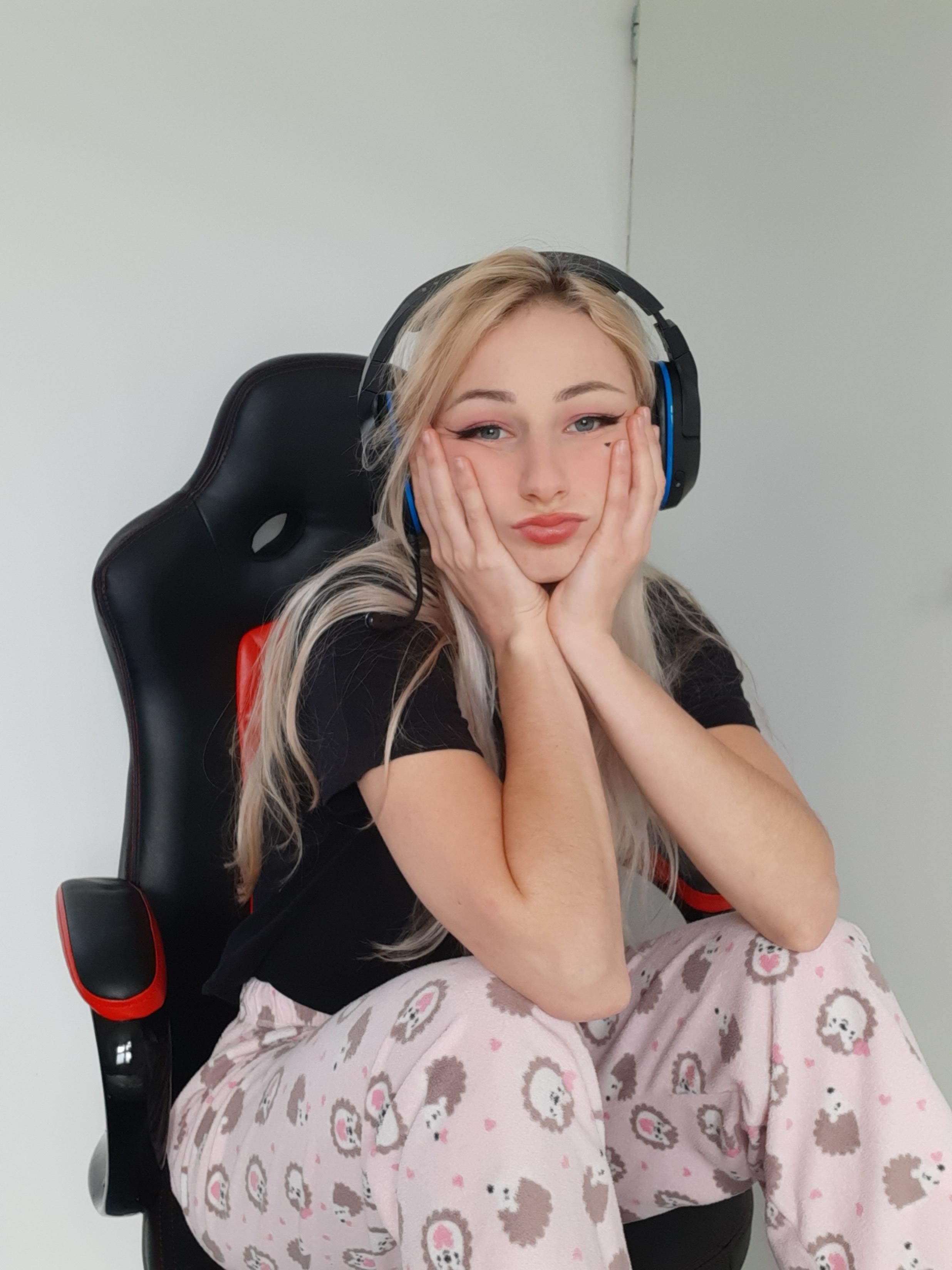 Welcome to my subreddit hun! ️ | Scrolller