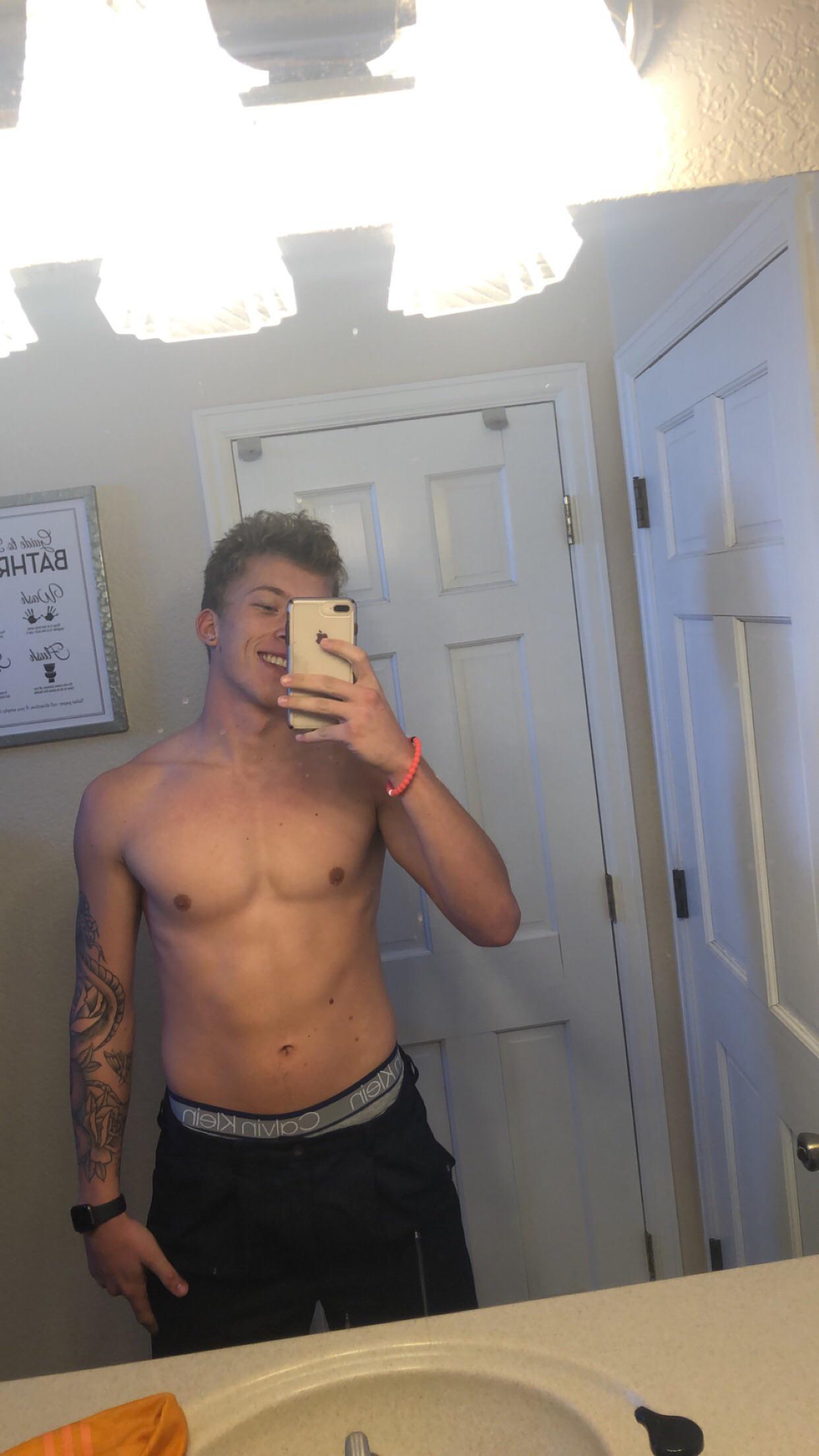 Well hey dudes | Scrolller