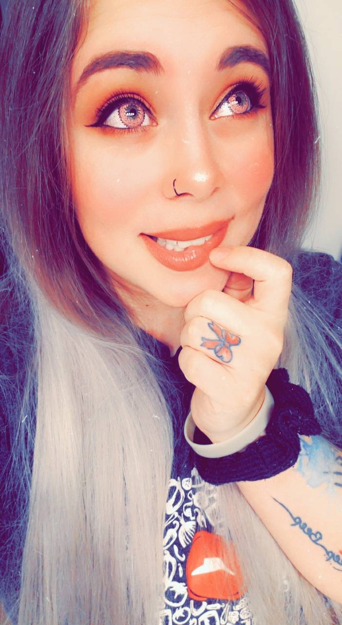 Well im definitely obsessed with color contacts now🖤 | Scrolller