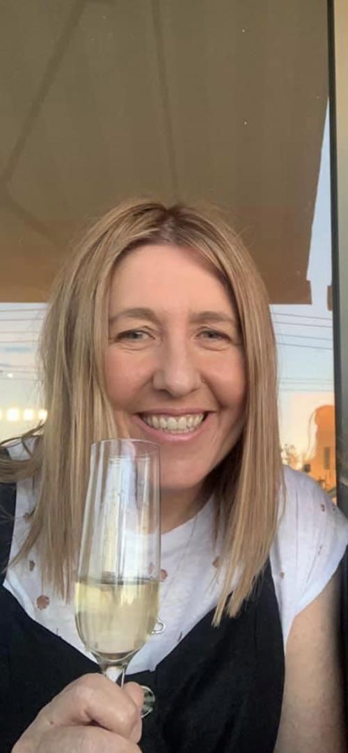 Am I hot 48F | Scrolller