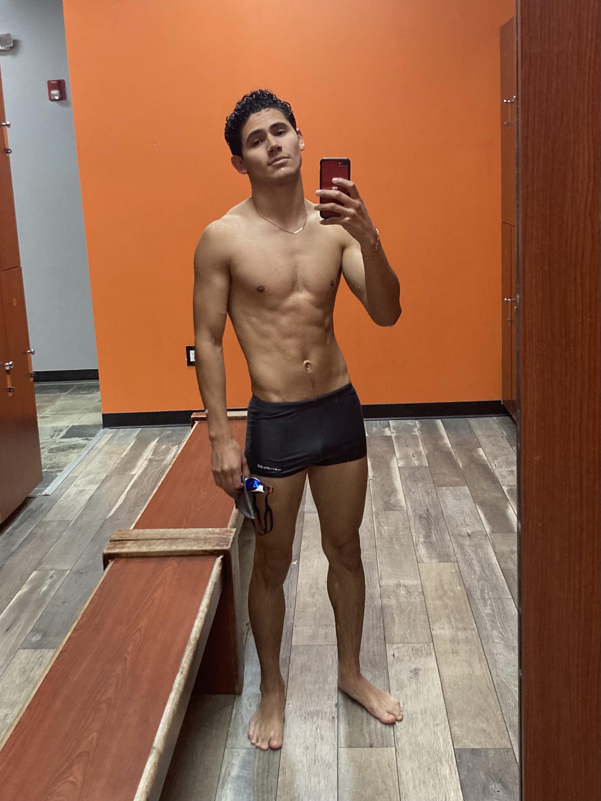 Went for a lil swim ;) | Scrolller