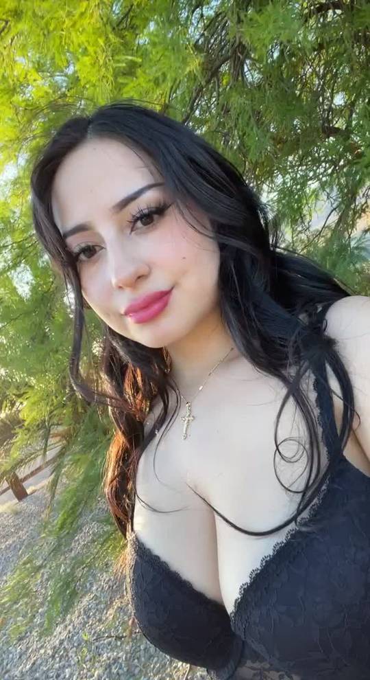 What a windy day outside | Scrolller