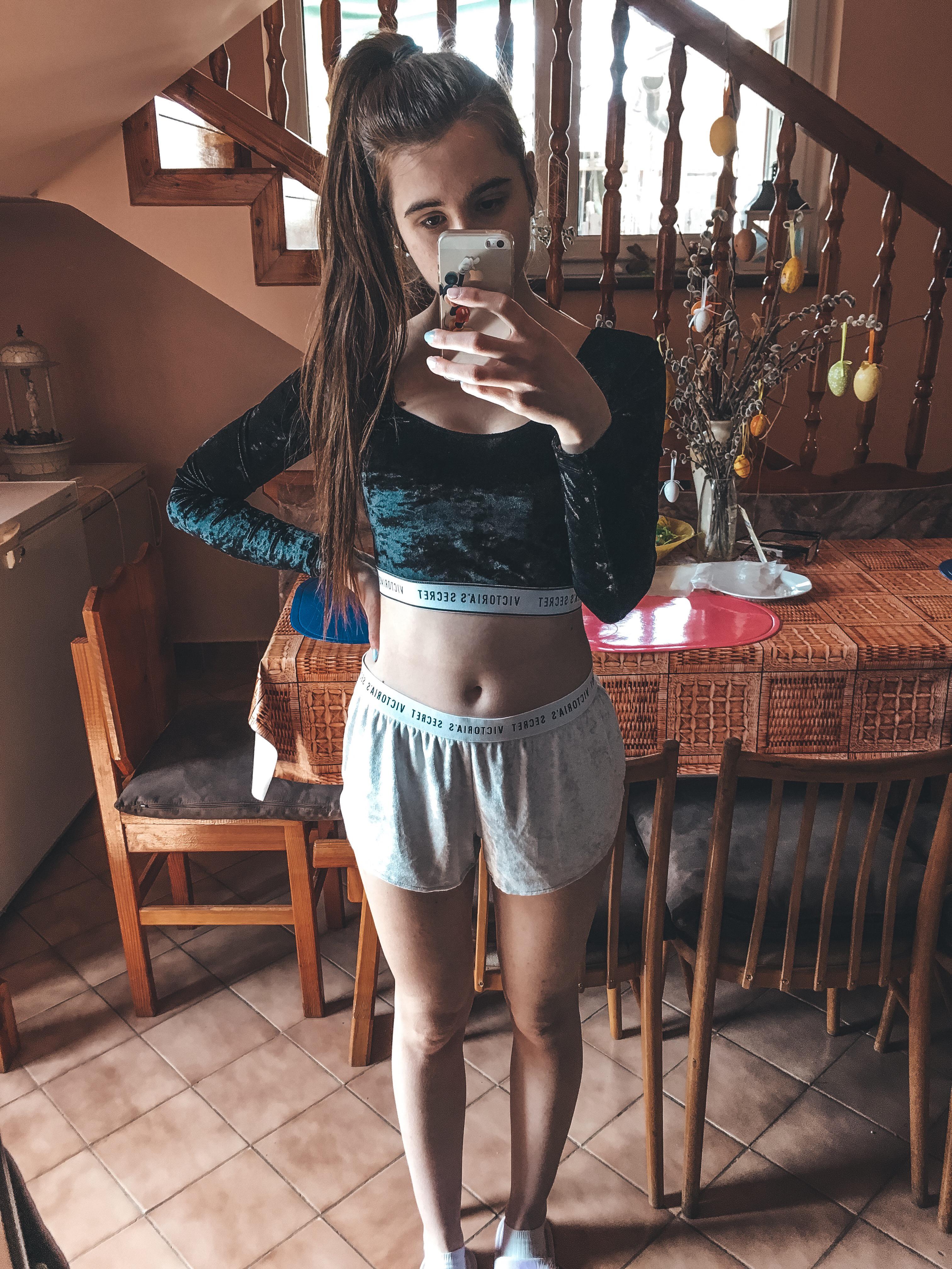 What about this cute long sleeve crop top?🤗 | Scrolller