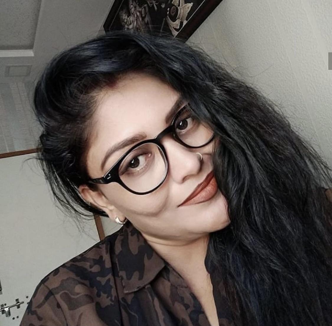 What Do You Do To Indian Aunts Scrolller