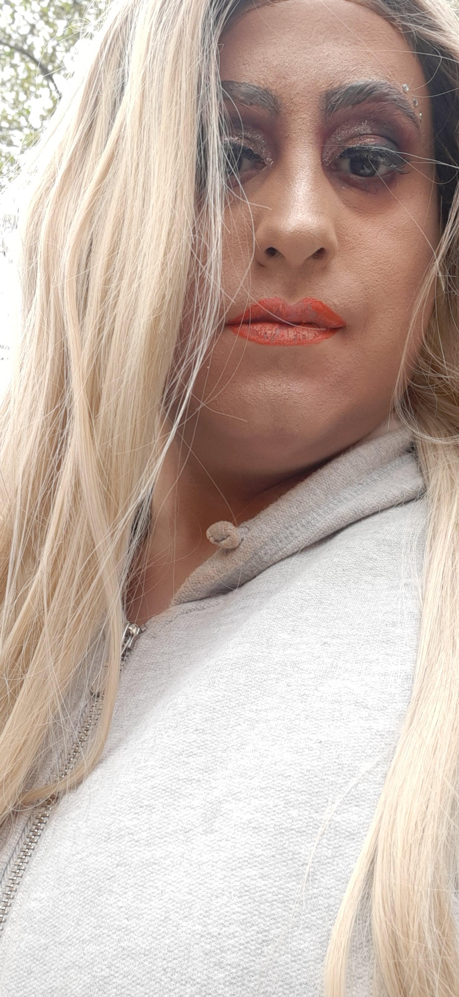 What do you think of the makeup? | Scrolller