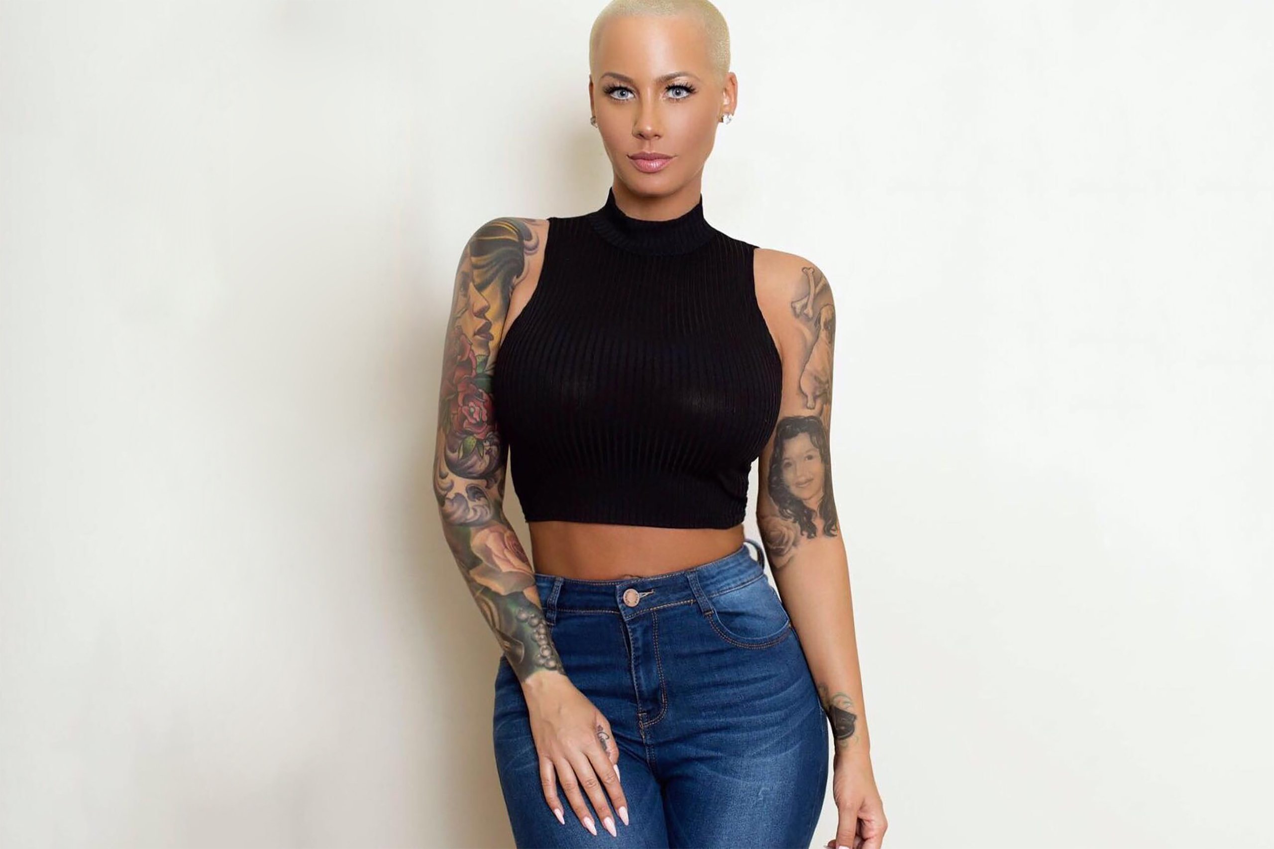 What does her look say? | Scrolller