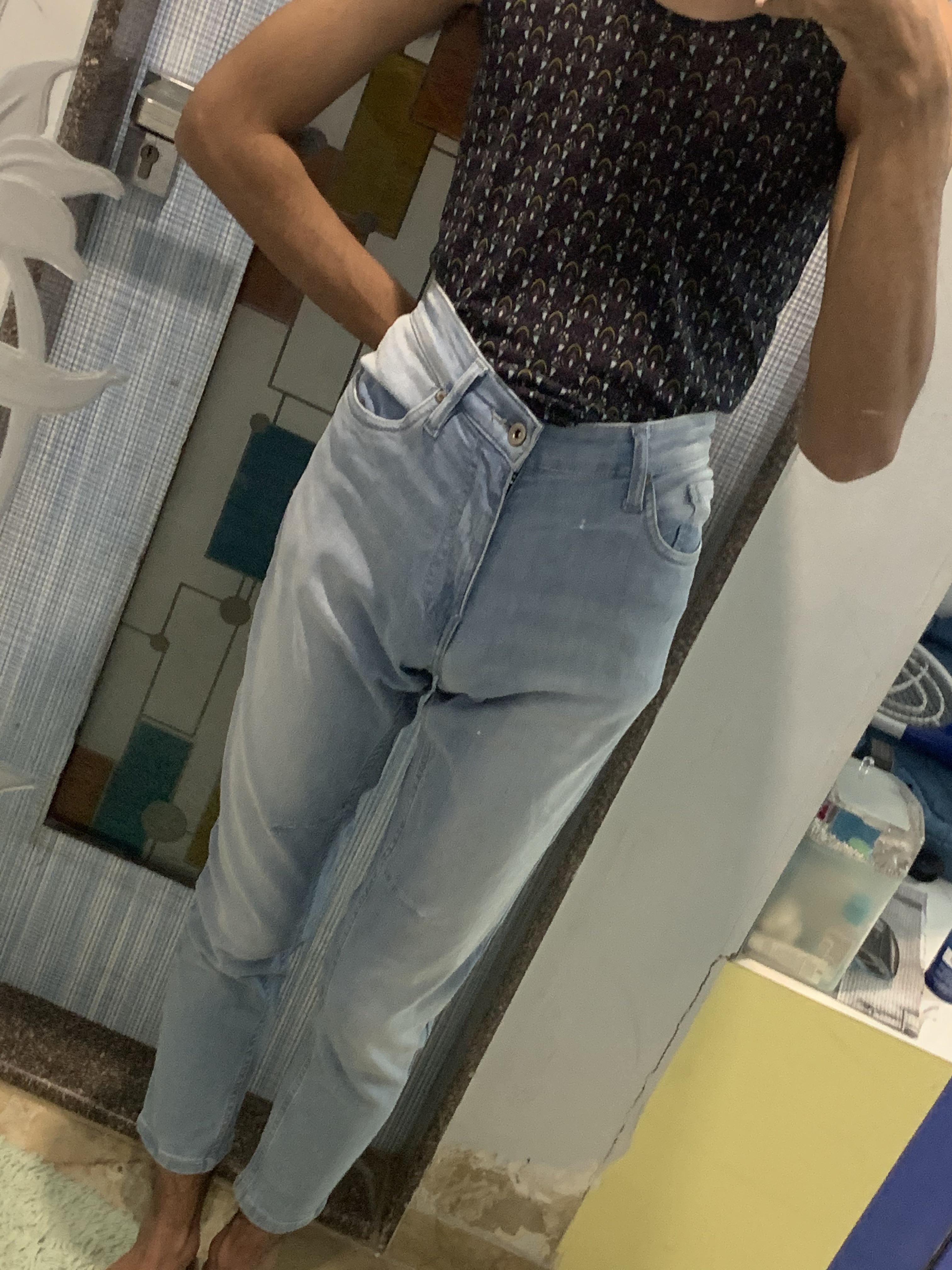 What’s better than one bulge? Two bulges! | Scrolller