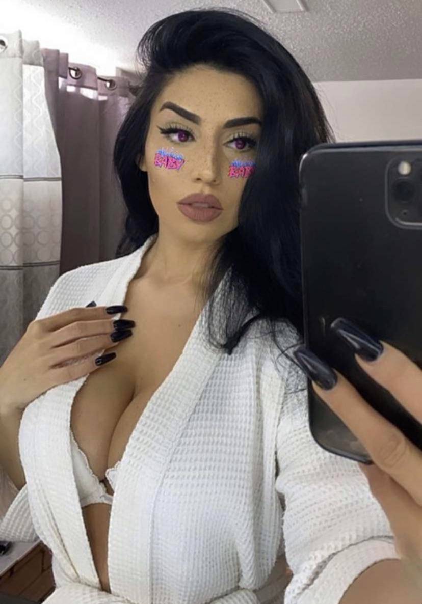 What’s your fav pic of Zara? | Scrolller