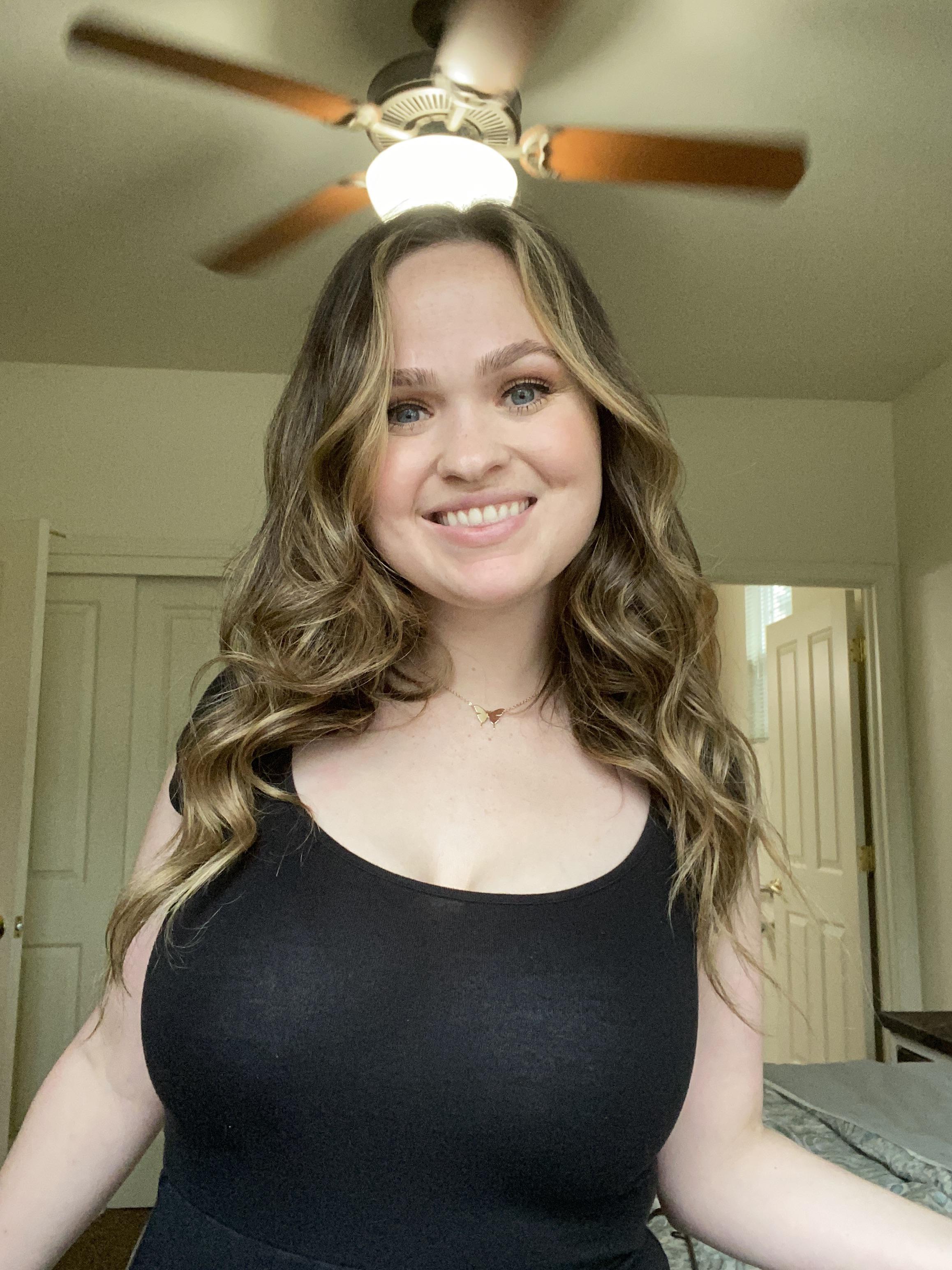 What’s your favorite feature? 😇 (25F) | Scrolller