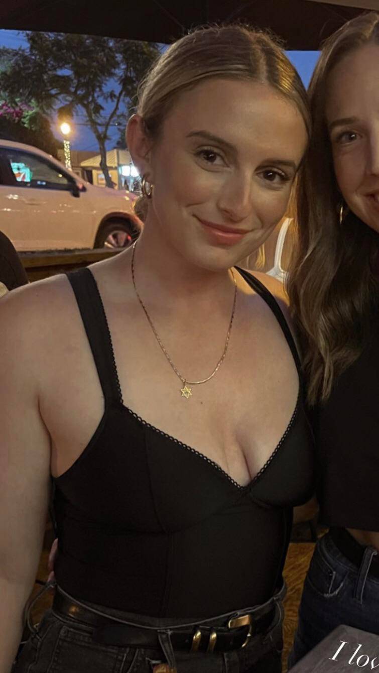 Rate her boobs to see what they look like! | Scrolller