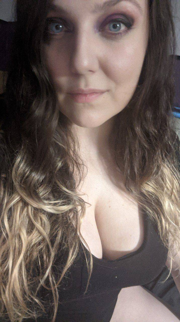 Whatcha guys up to? | Scrolller