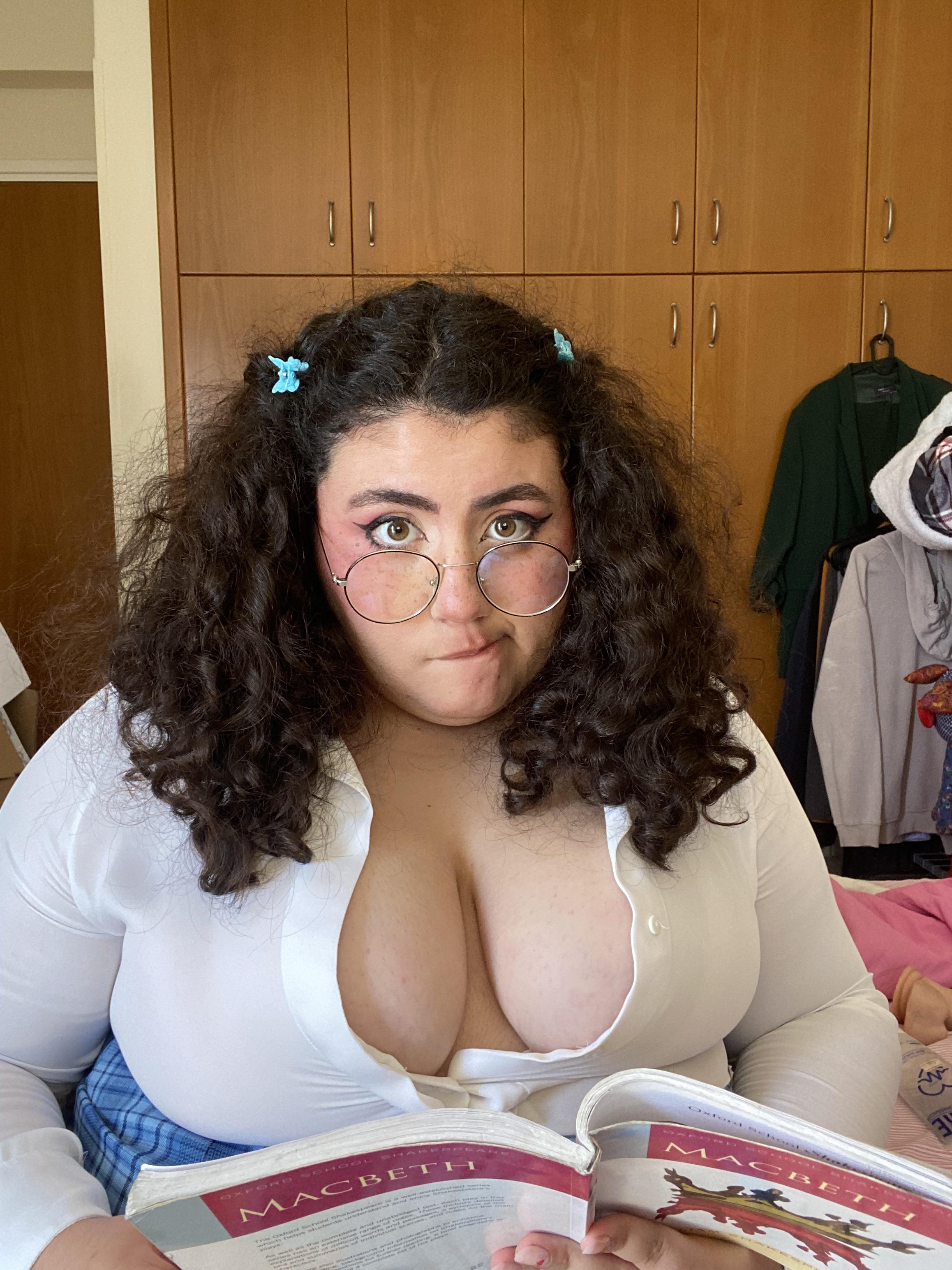 Whatcha looking at sir? | Scrolller