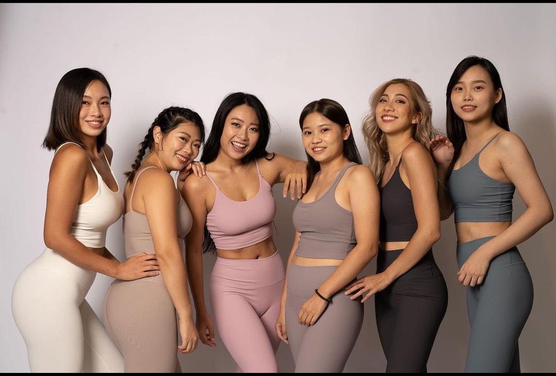 What's the consensus on these lovely ladies? | Scrolller