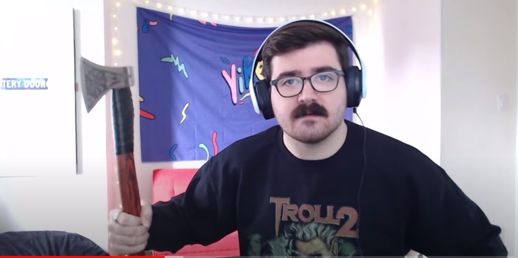 whats wrong? its just eddy with an axe. dont worry about it | Scrolller