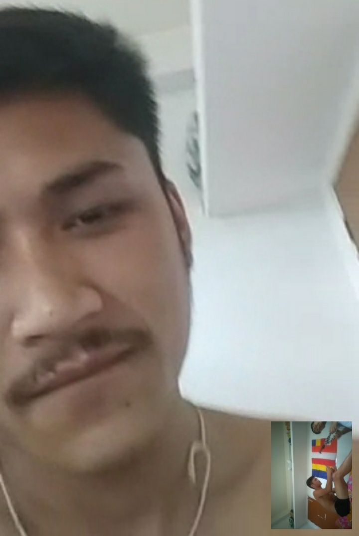 WhatsApp video call | Scrolller