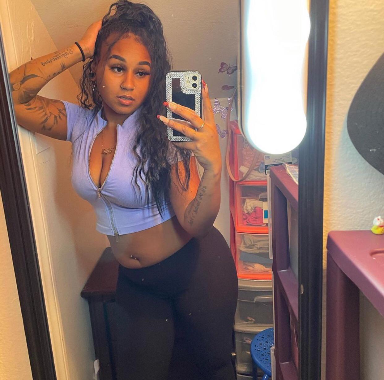 When in doubt belly out ️ | Scrolller