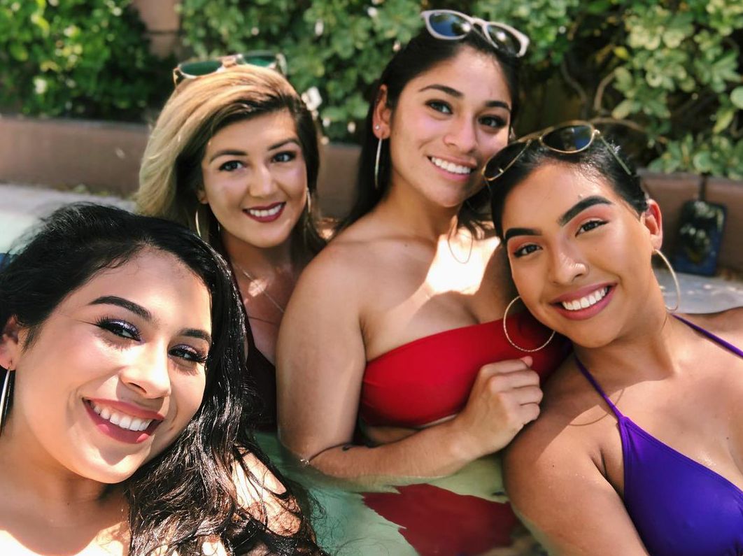 Which face would you cum on? | Scrolller