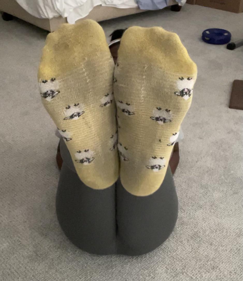 Stinky imprints | Scrolller