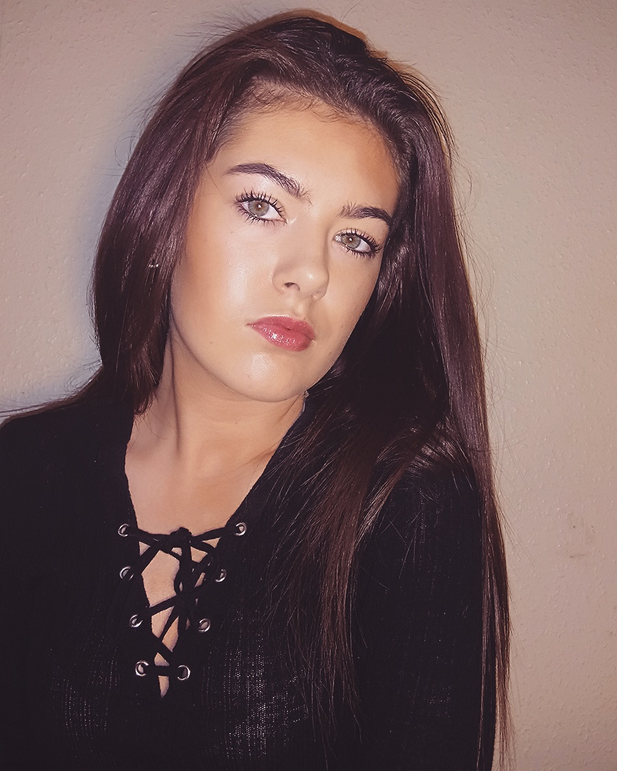 Who Do I Look Like Help Me Find My Twin Helpmefindmytwin Scrolller