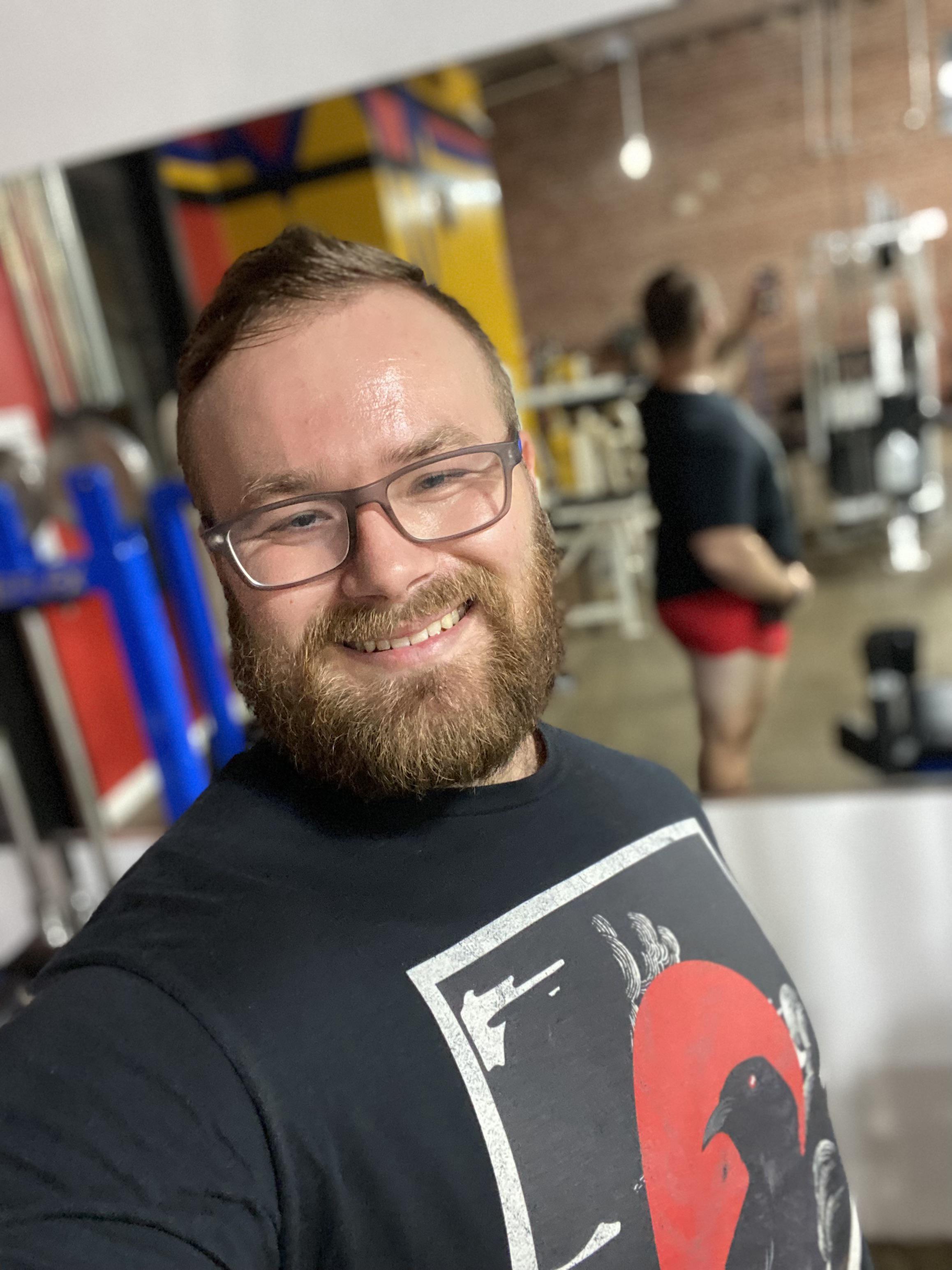 Who doesn’t love a good cheesy smile | Scrolller