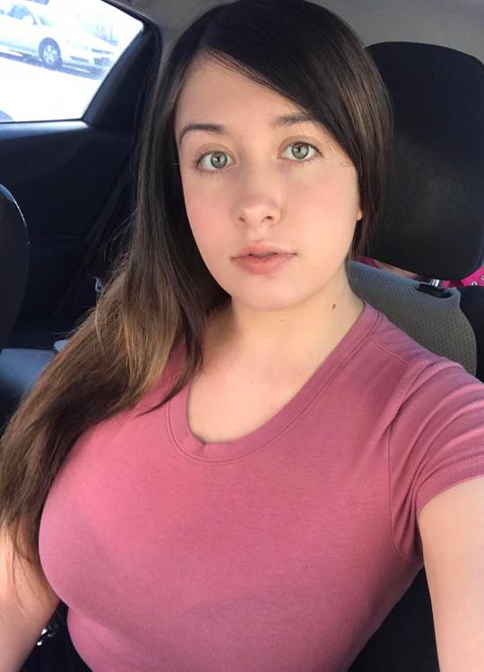 💕 Who else loves Hispanic eyes? | Scrolller