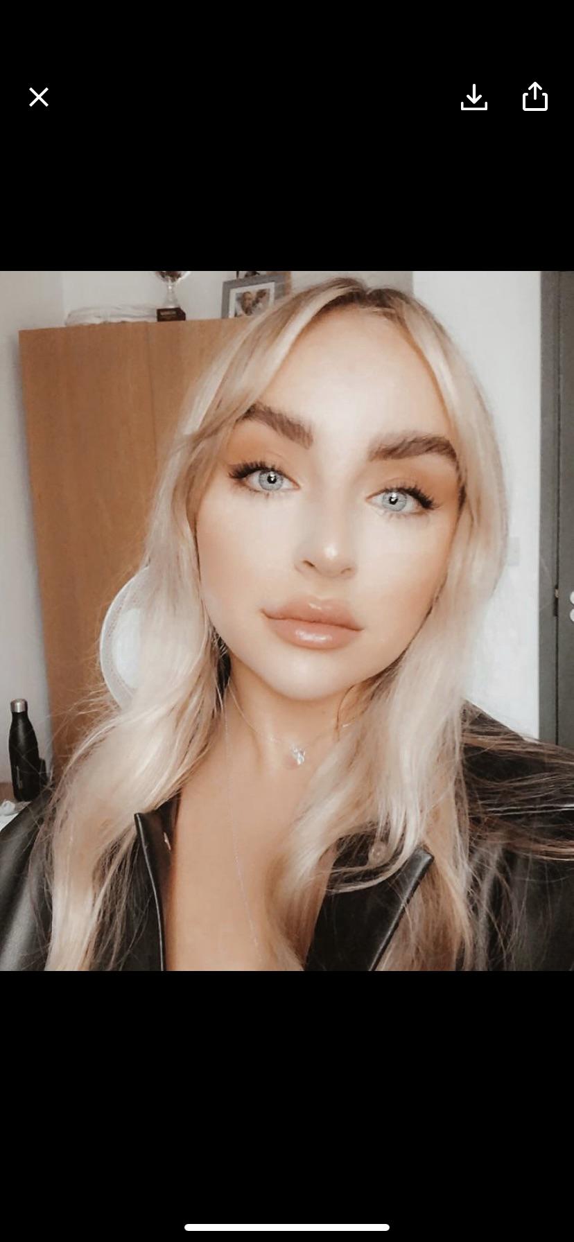 Who Else Wants To Use My Step Sisters Lips Scrolller