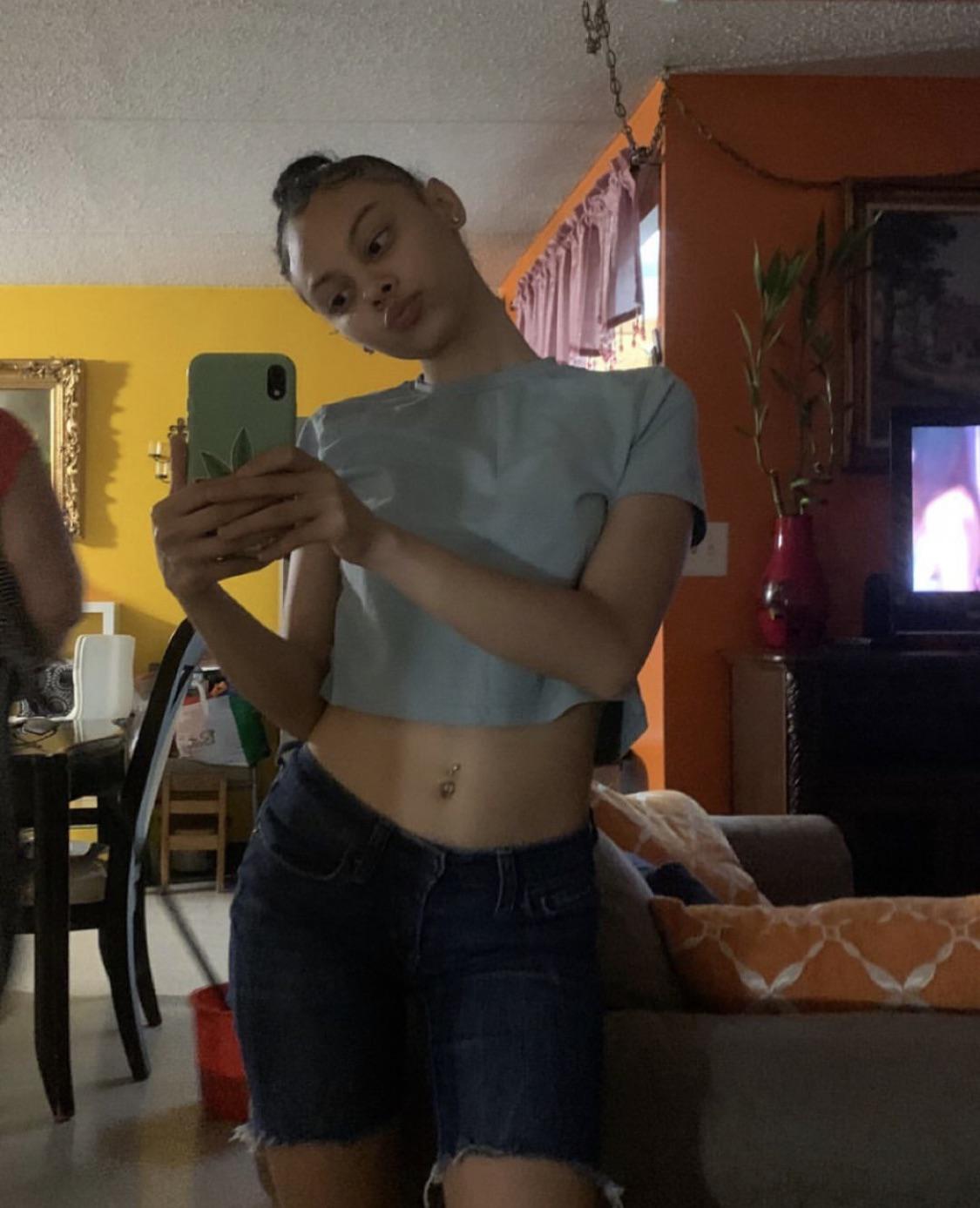 Who got stuff on her ? | Scrolller