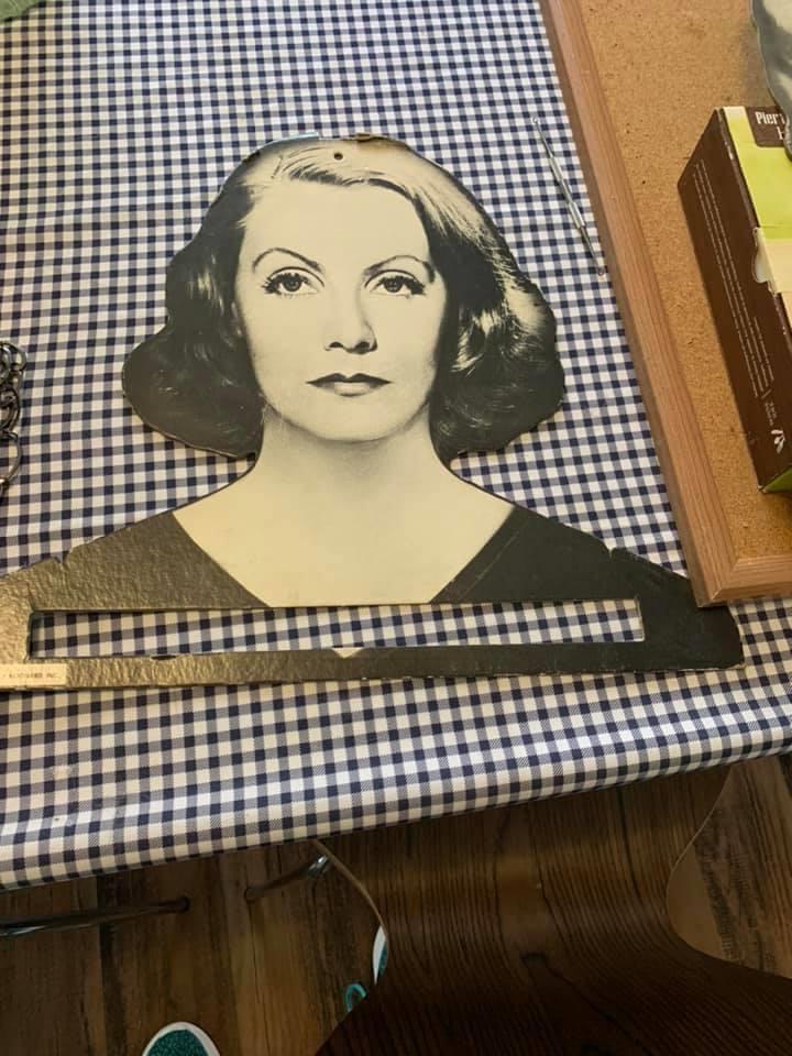 Who is this starlet? It’s driving me insane. | Scrolller