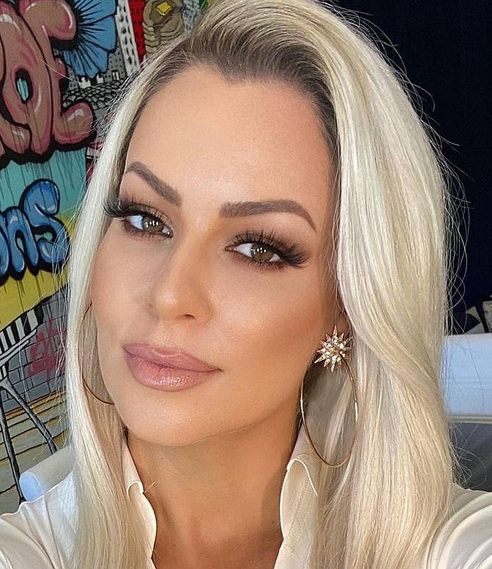 Who wanna be the first one to "blacked" Maryse? !!!! this slut looks very hot ! | Scrolller