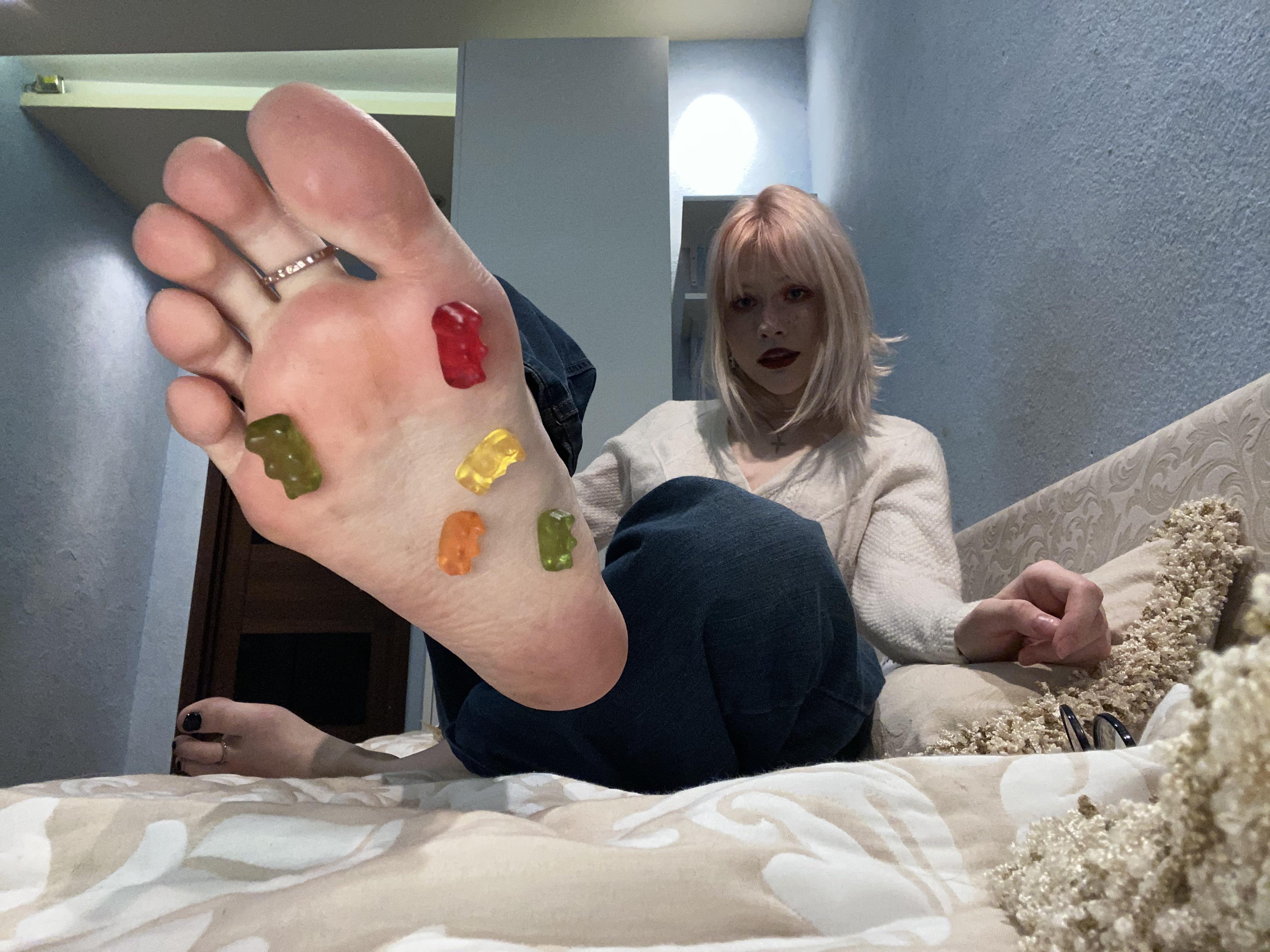 Who wants to be on my soles instead of these gummy bears? 😏😏 | Scrolller