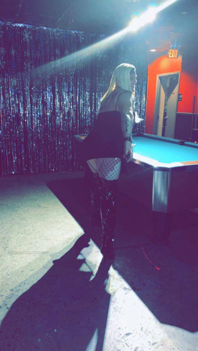 Who wants to play pool?🎱I know I know there’s no balls on the table, lol I swallowed them all jk ...