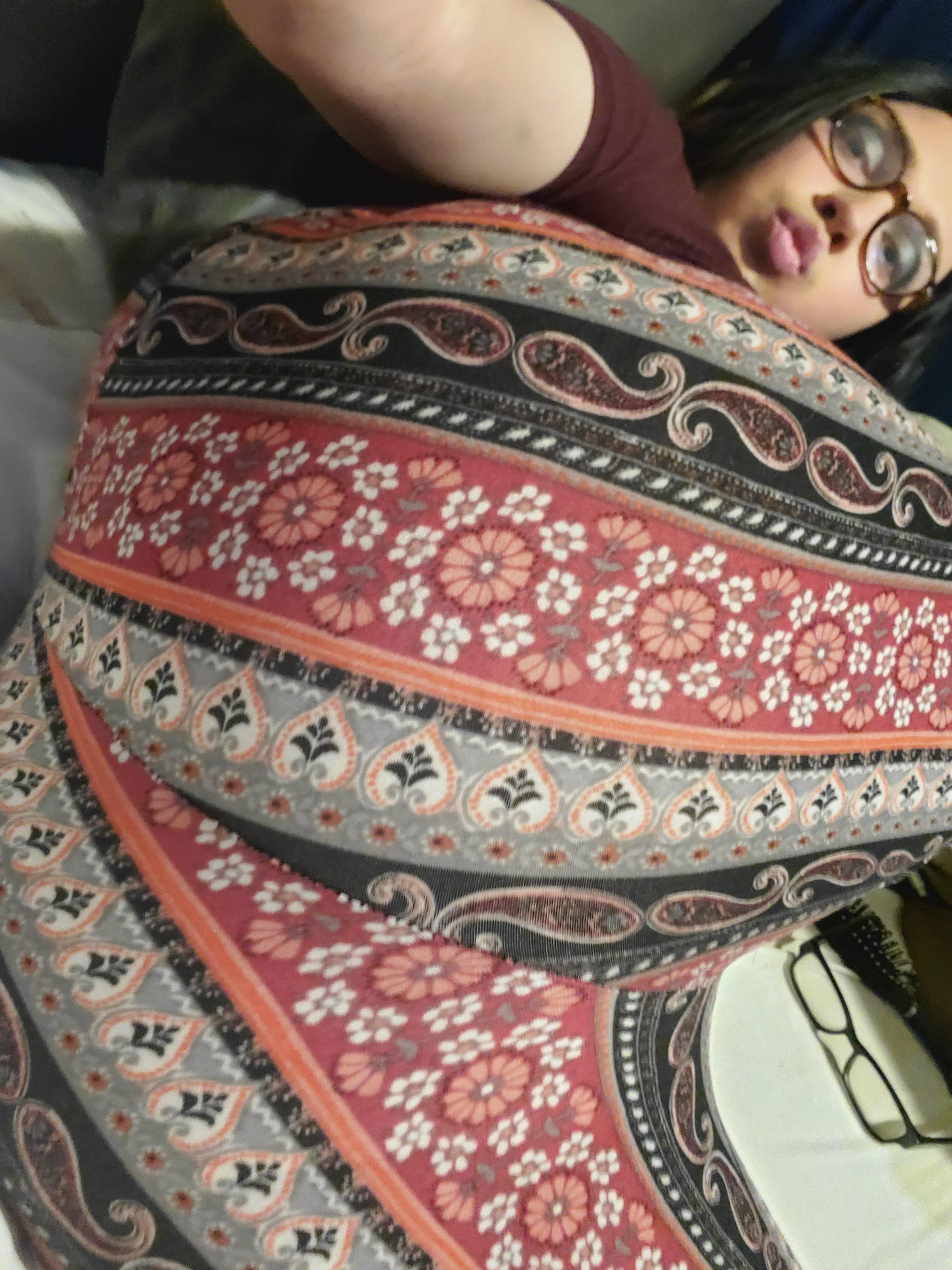 who wants to see what's underneath | Scrolller