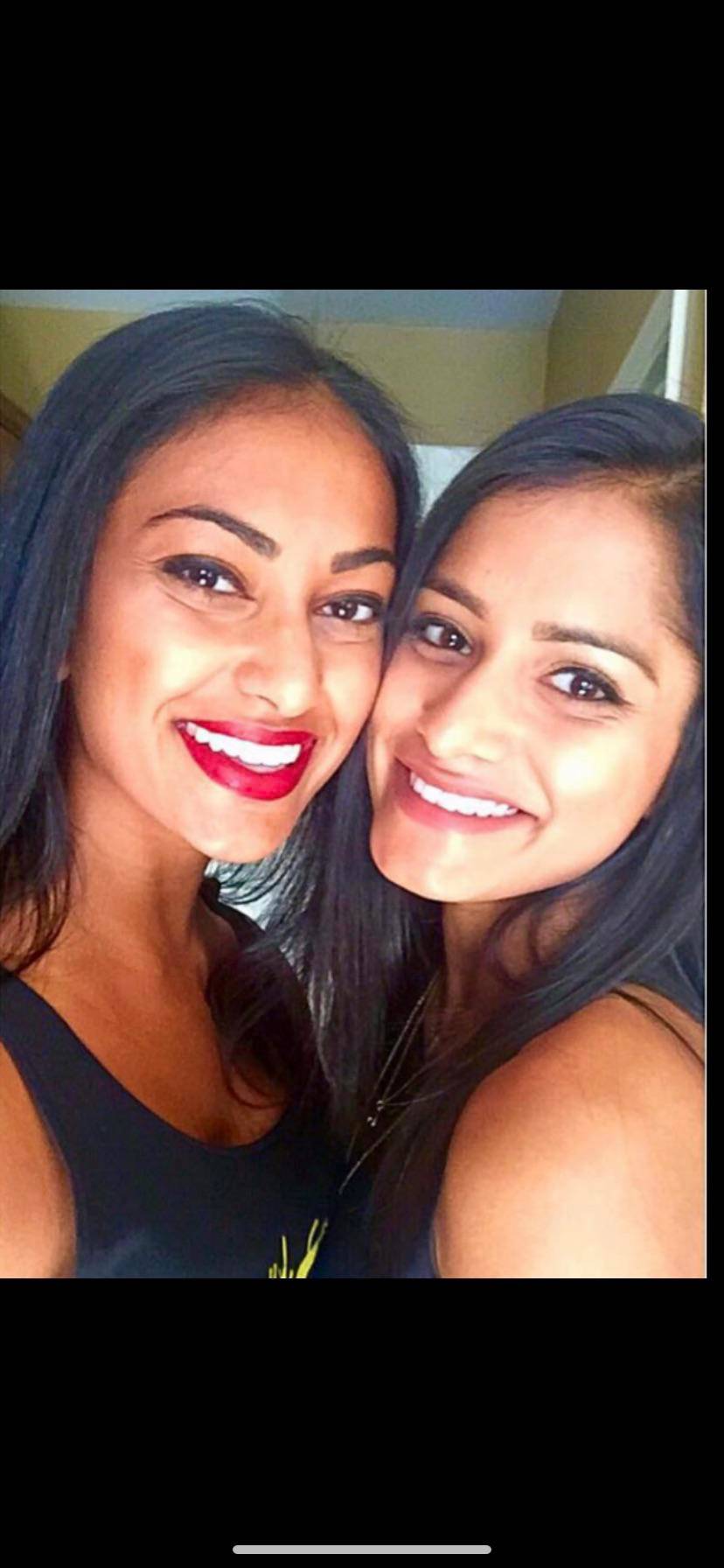 Sexy Sisters [2] | Scrolller