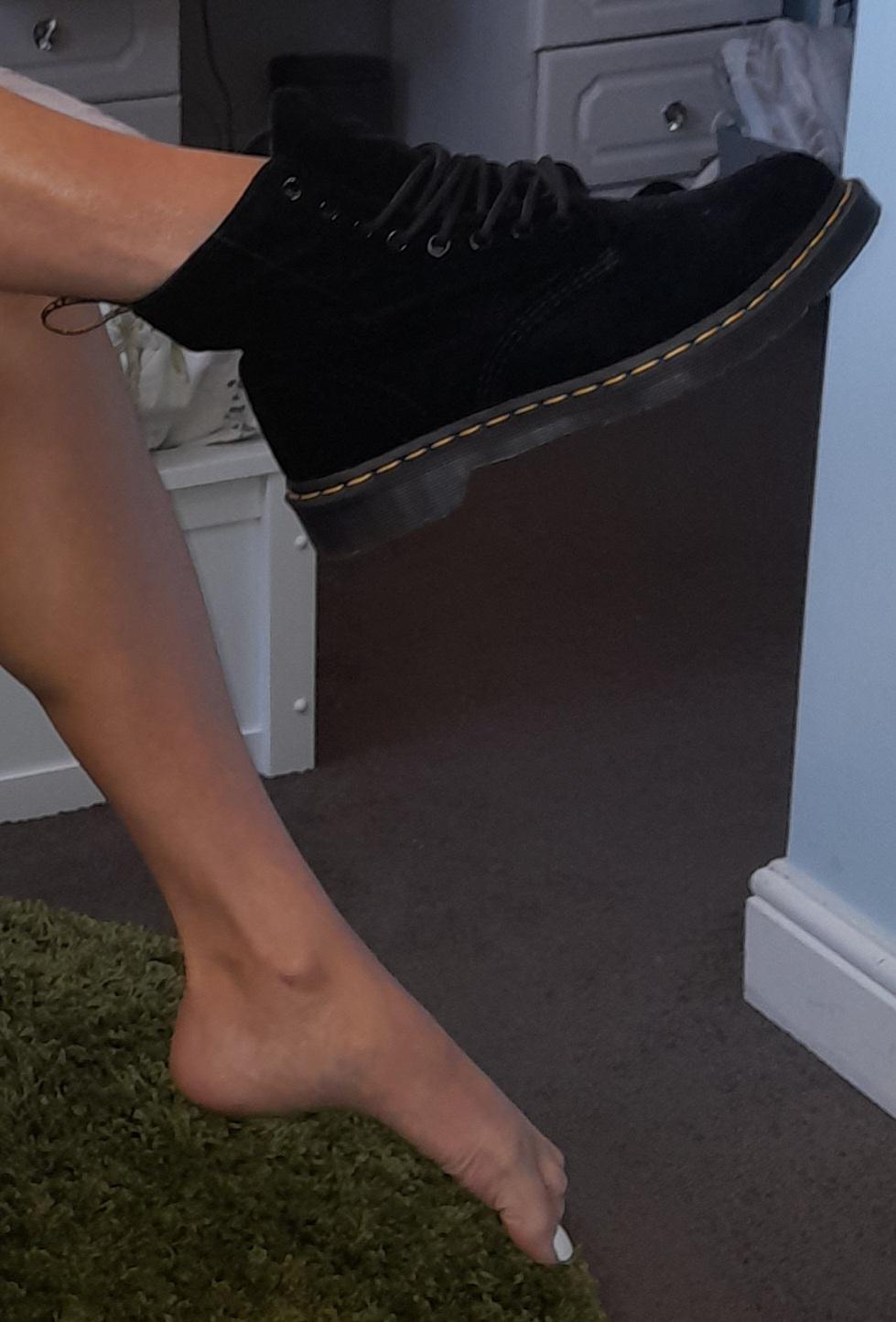 Tippy toes .. | Scrolller