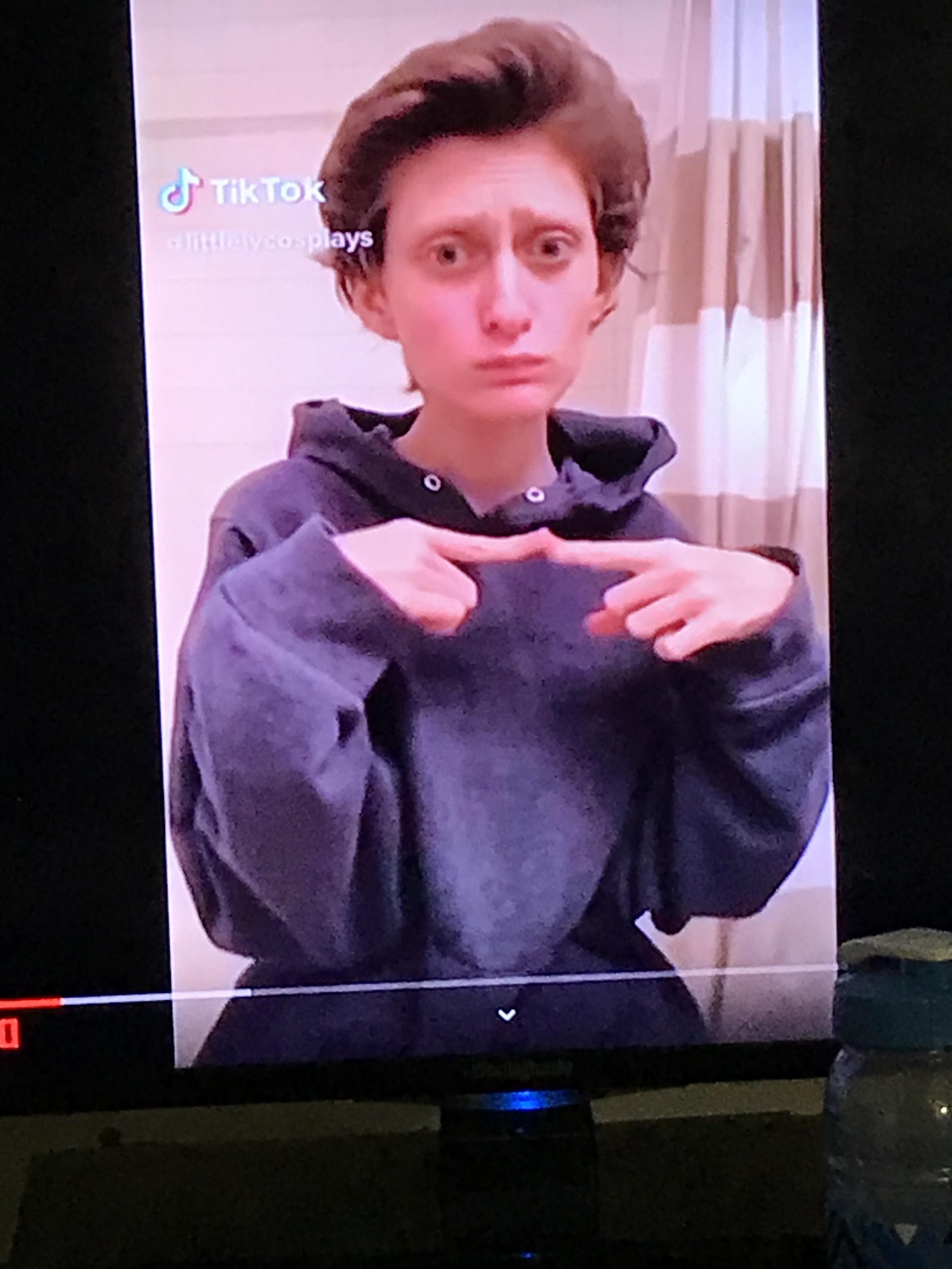 Why she look like Edward scissor hands | Scrolller