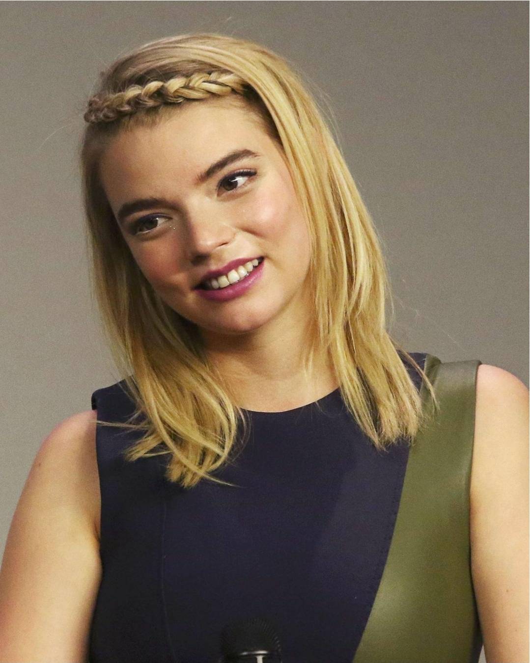 Why she so hot? | Scrolller