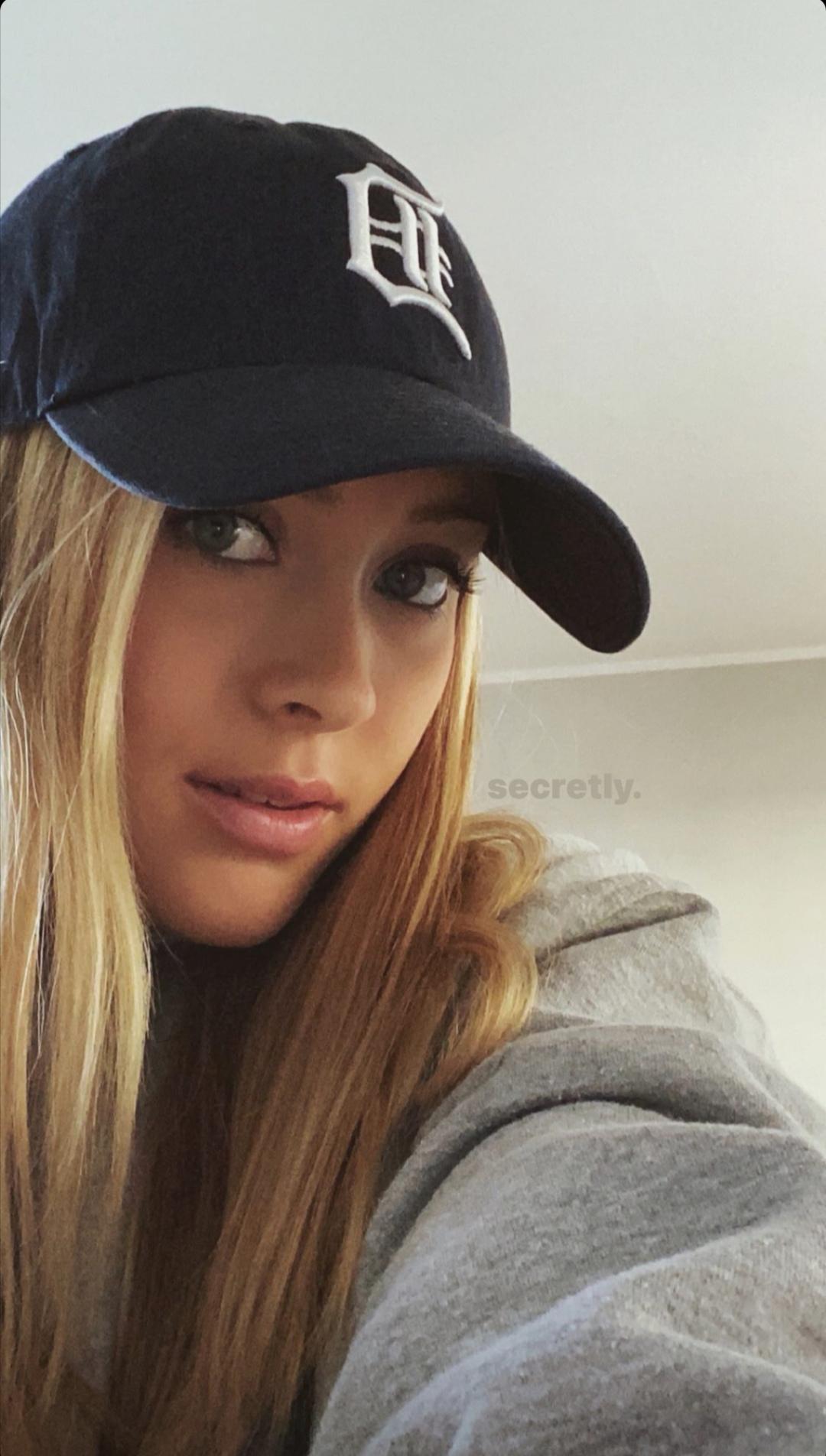 Wie findet ihr sie? 🥵 🥵 | Scrolller