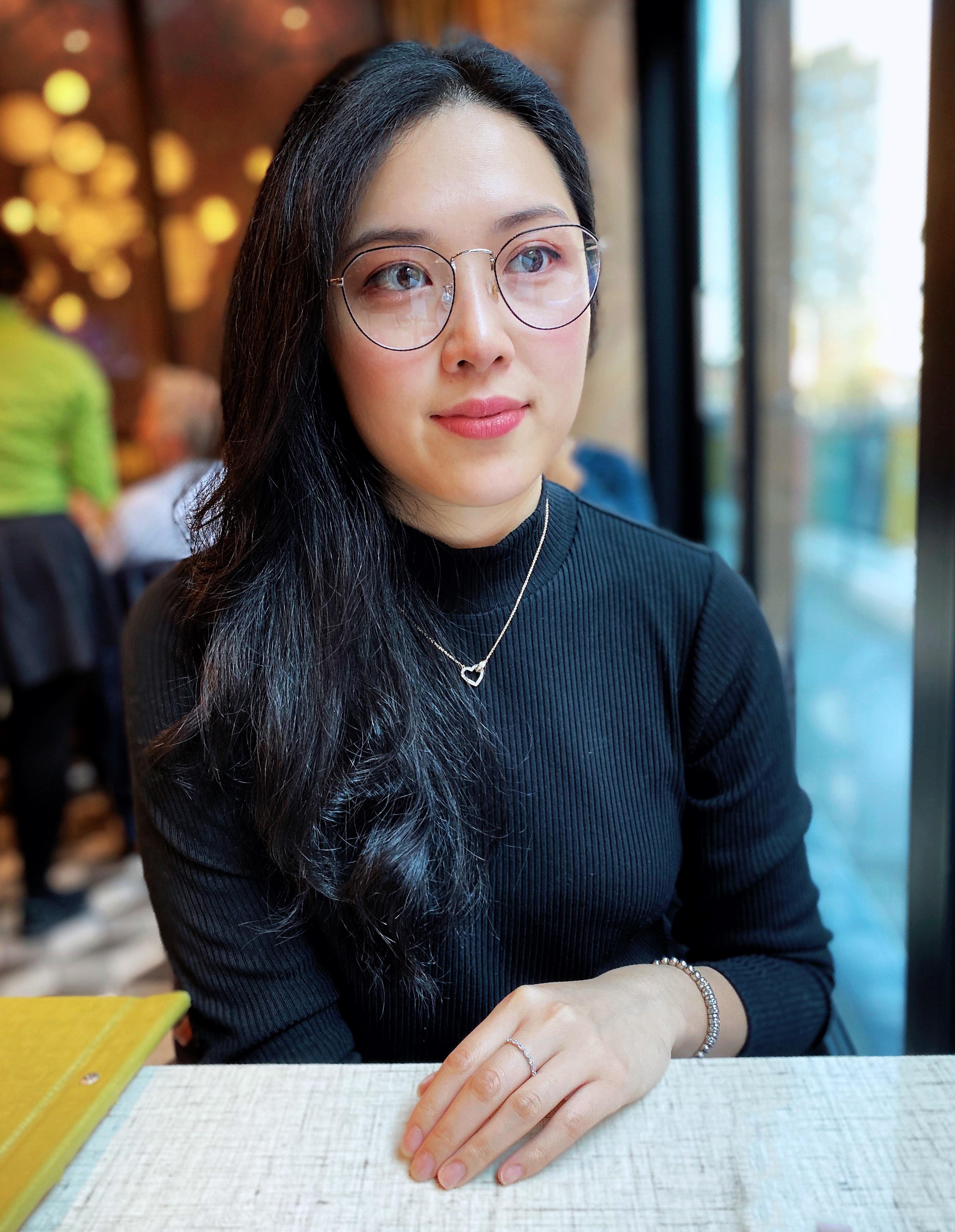 Window seats have the best lighting 😊 | Scrolller